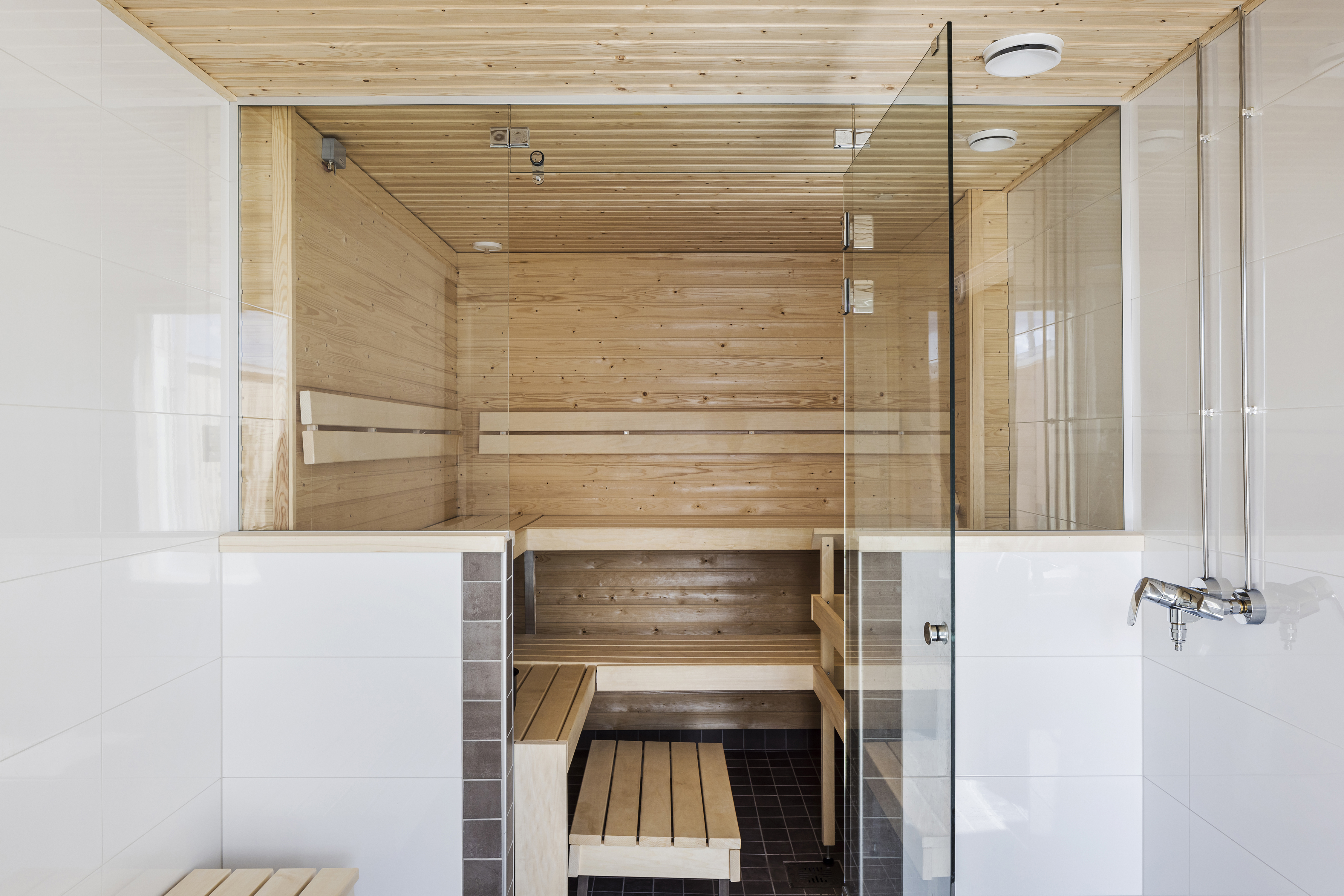 Atrain Housing Block by Kirsti Sivén & Asko Takala Arkkitehdit Oy ...