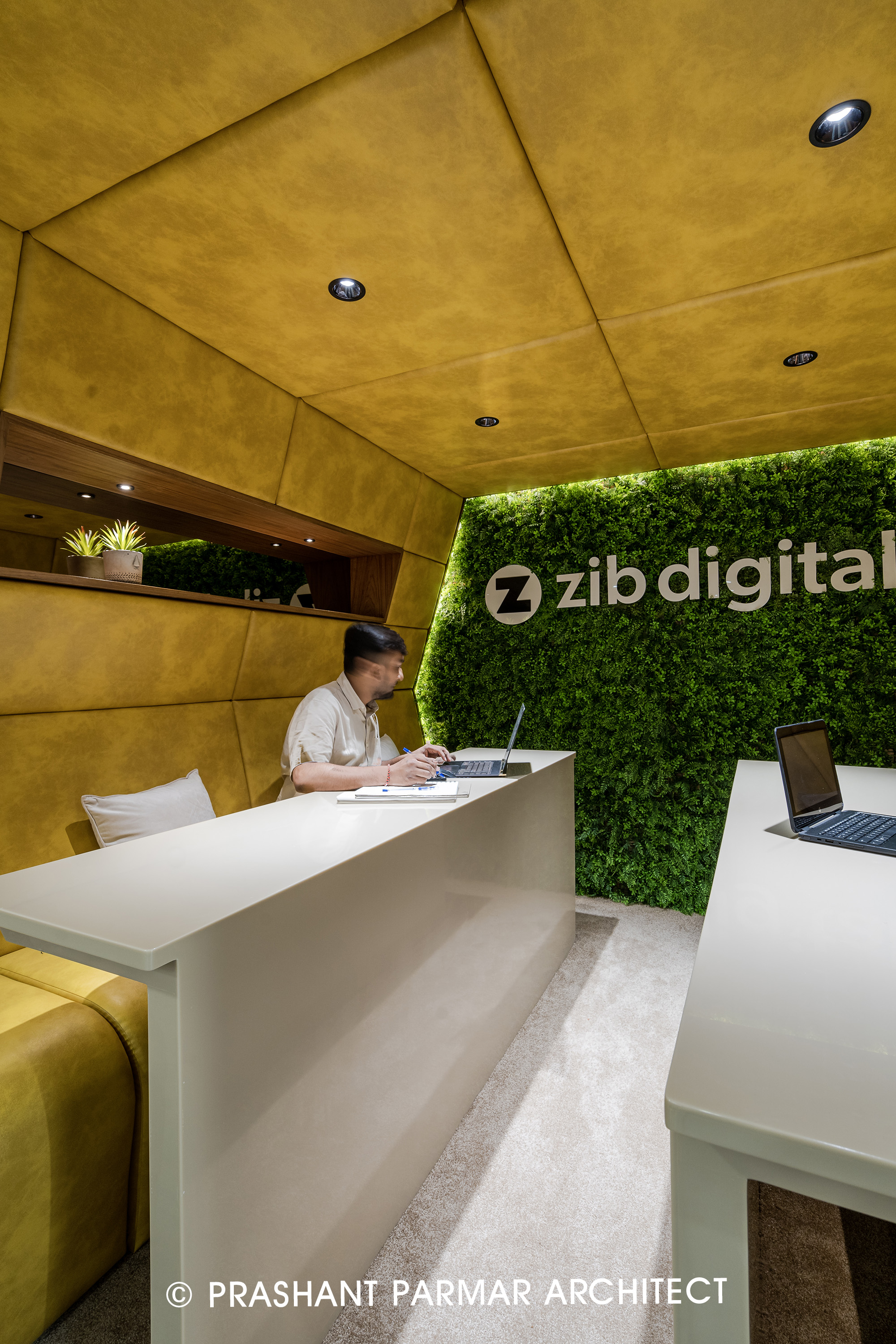 Modern Office Interior Design At Ahmedabad by Prashant Parmar Architect ...