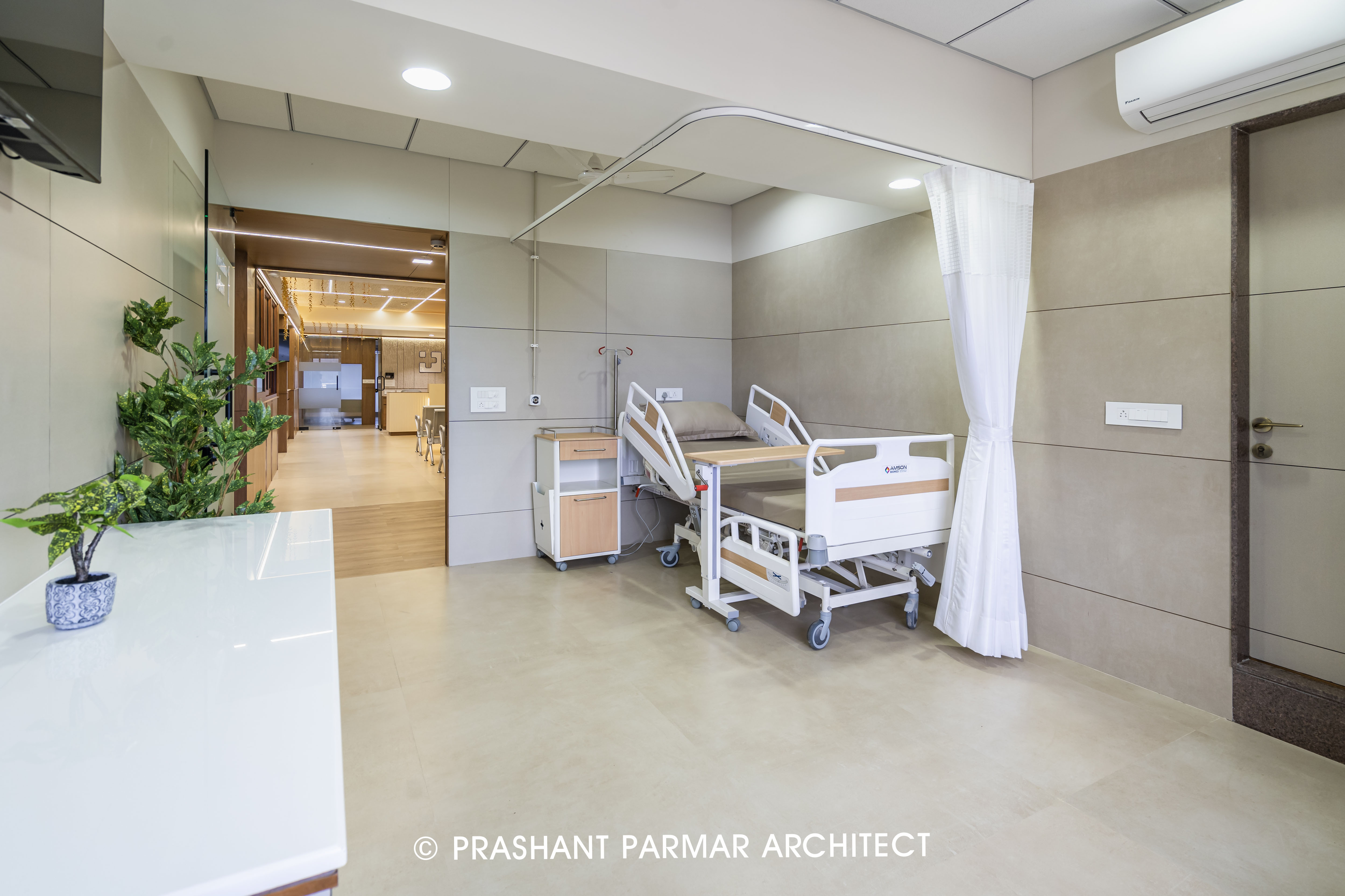 Modern Hospital Interior Design In Ahmedabad by Prashant Parmar ...