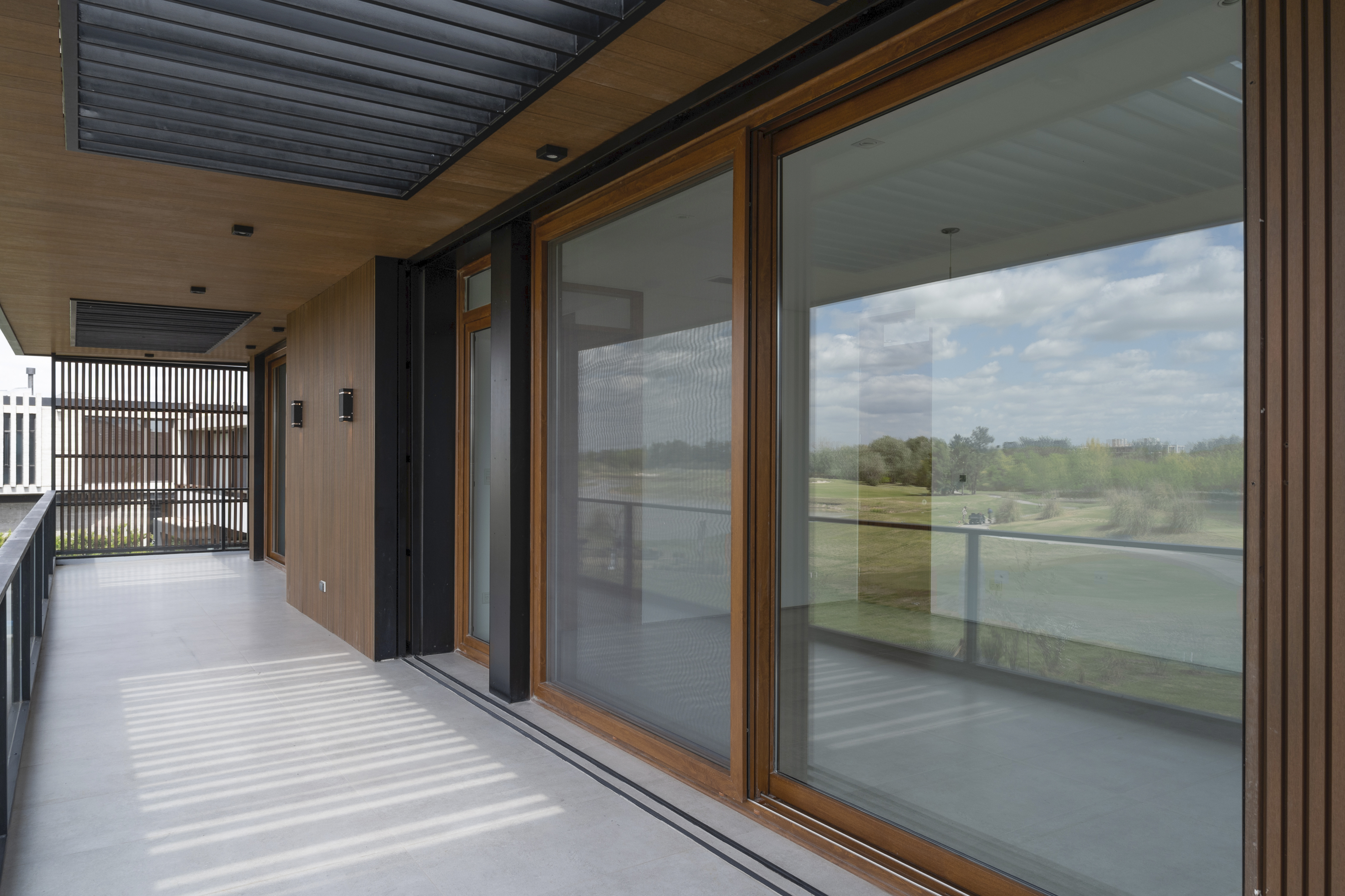 Backhander (La Calesa, Pilara) by MATIAS LOPEZ LLOVET - Architizer