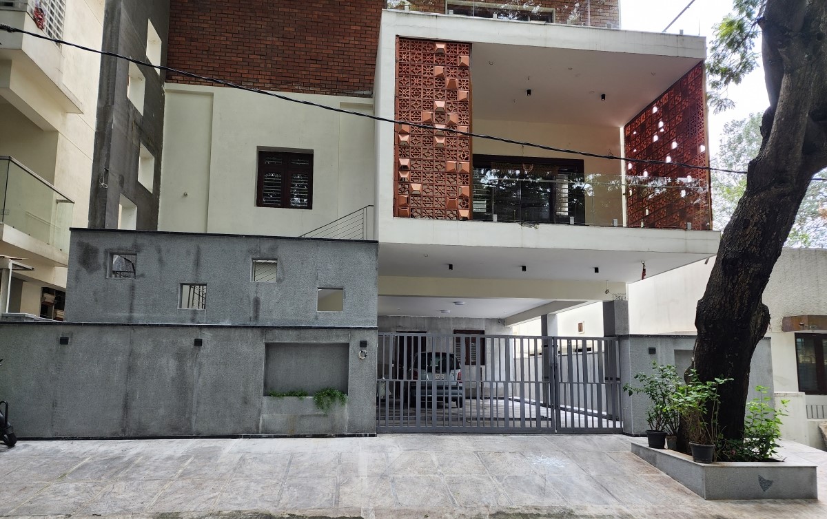 A Fusion Of Traditional And Modern Architecture by Design Thoughts ...