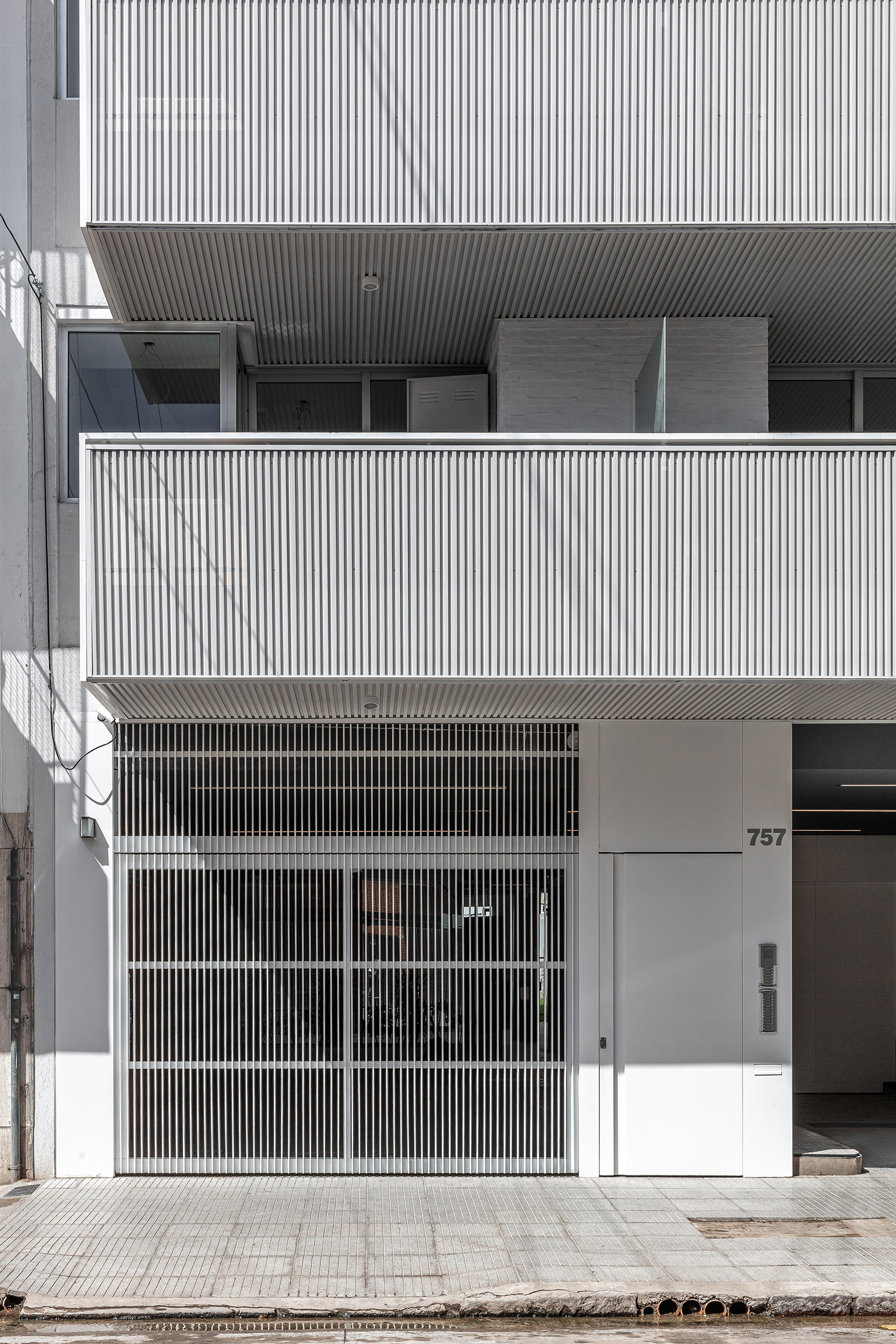 Araoz Building by Hitzig Militello arquitectos - Architizer