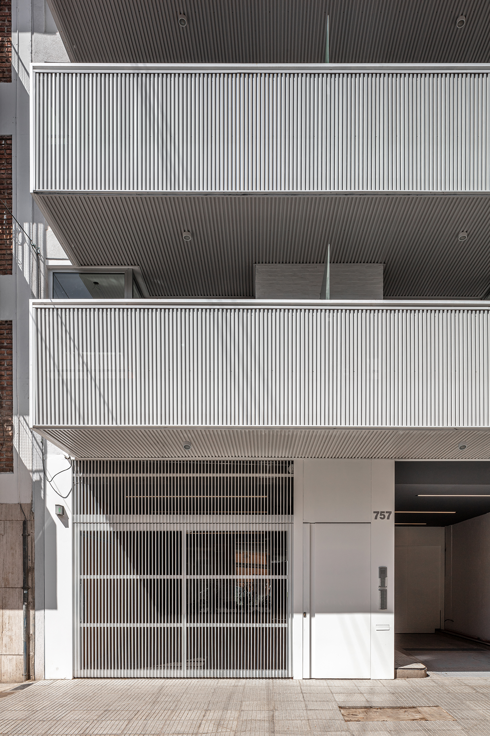 Araoz Building by Hitzig Militello arquitectos - Architizer