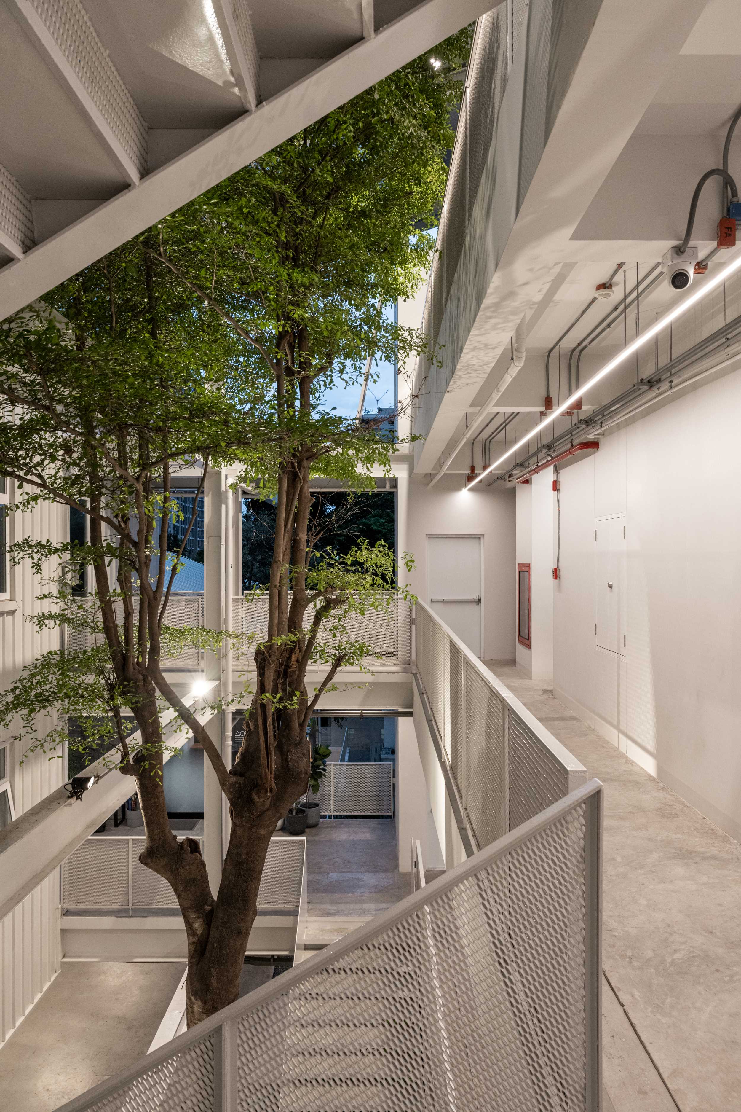 Pu-Hai Properties Building by AOMO(Architecture of My Own) - Architizer