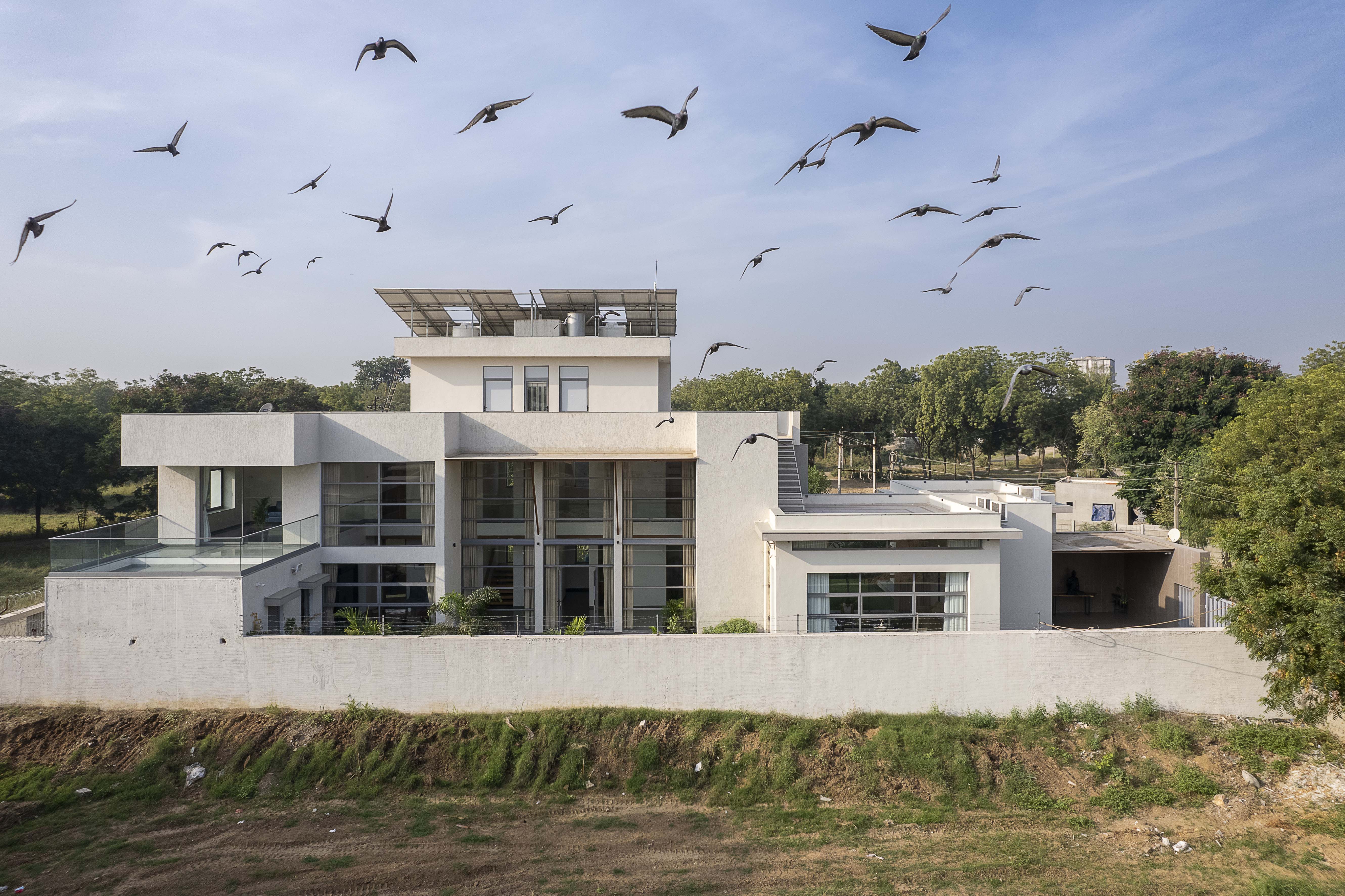 The linear courtyard house by Vicara design studio - Architizer