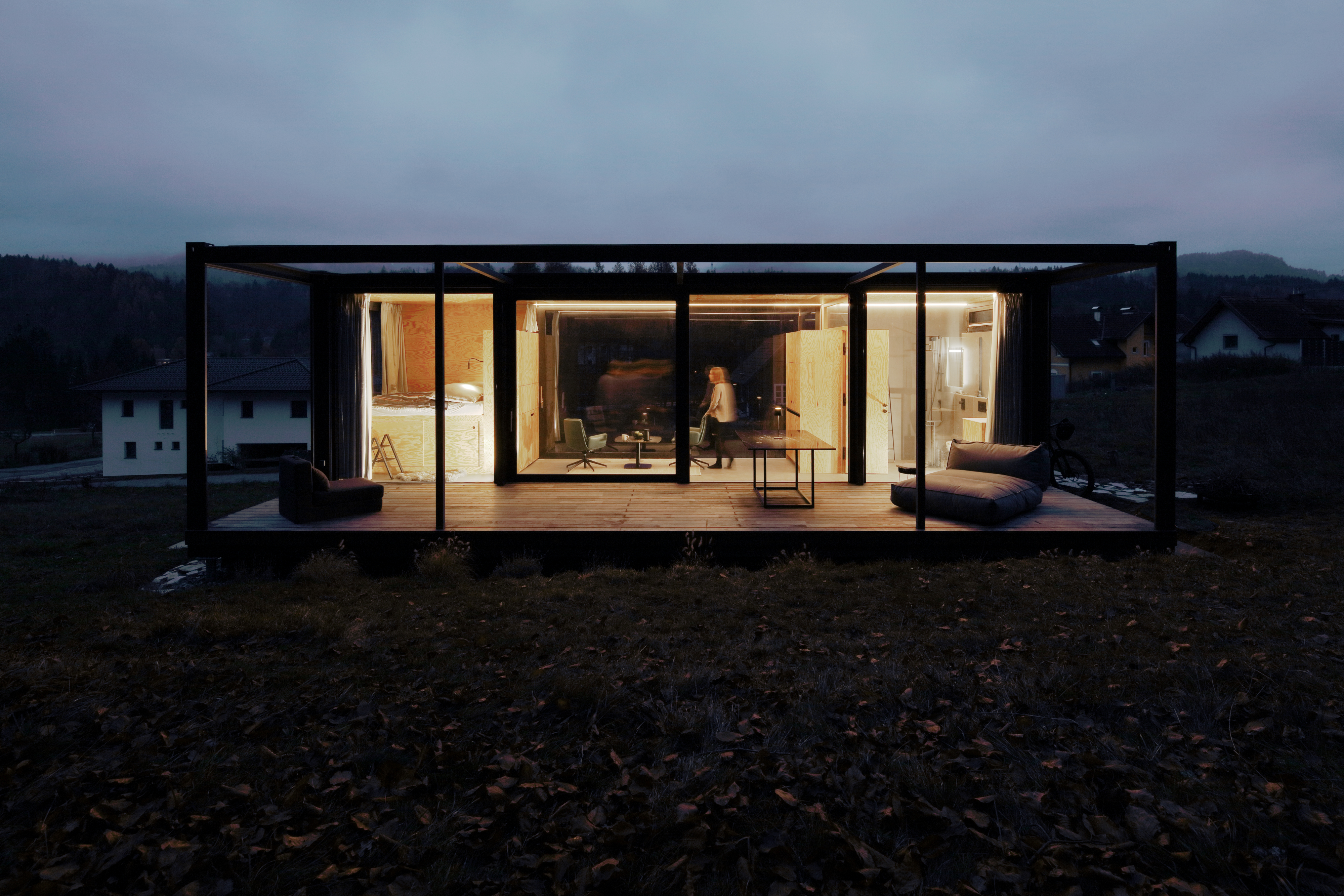 Small Studio for Drawing, Painting, and Sculpture by Christian Tonko ...