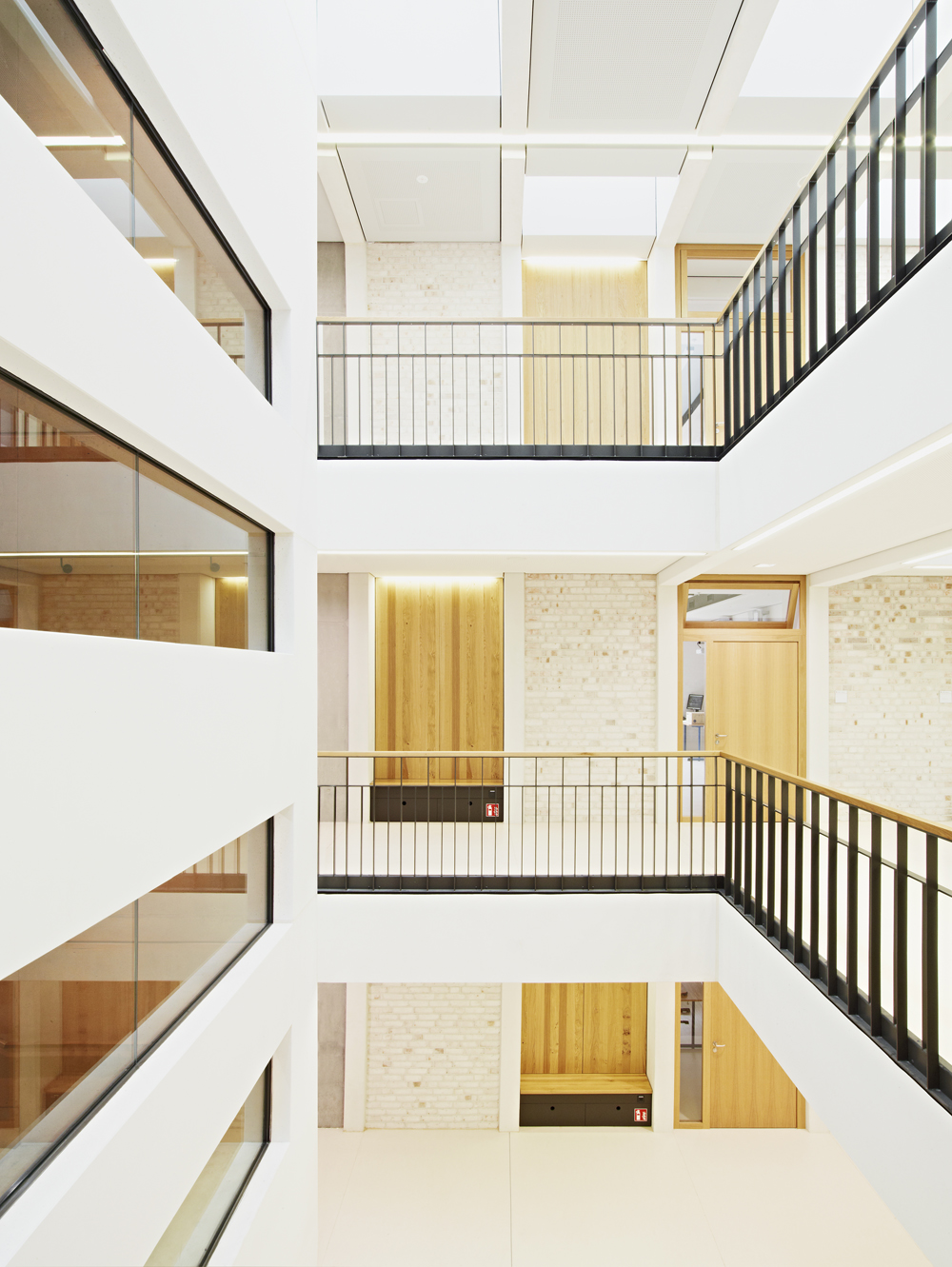 Grammar School Frankfurt-Riedberg by a+r Architekten - Architizer