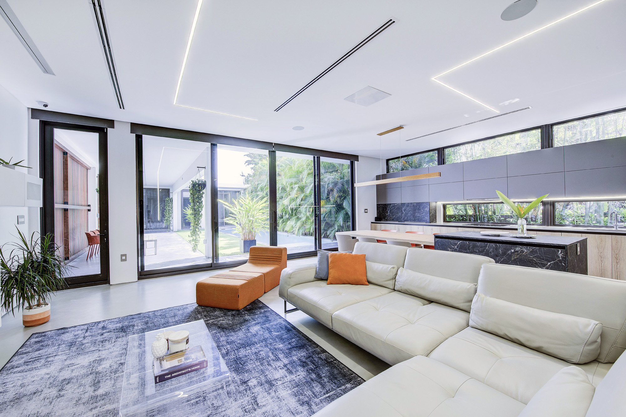 CASA POMPEII by DESIGNOLOGY LLC - Architizer