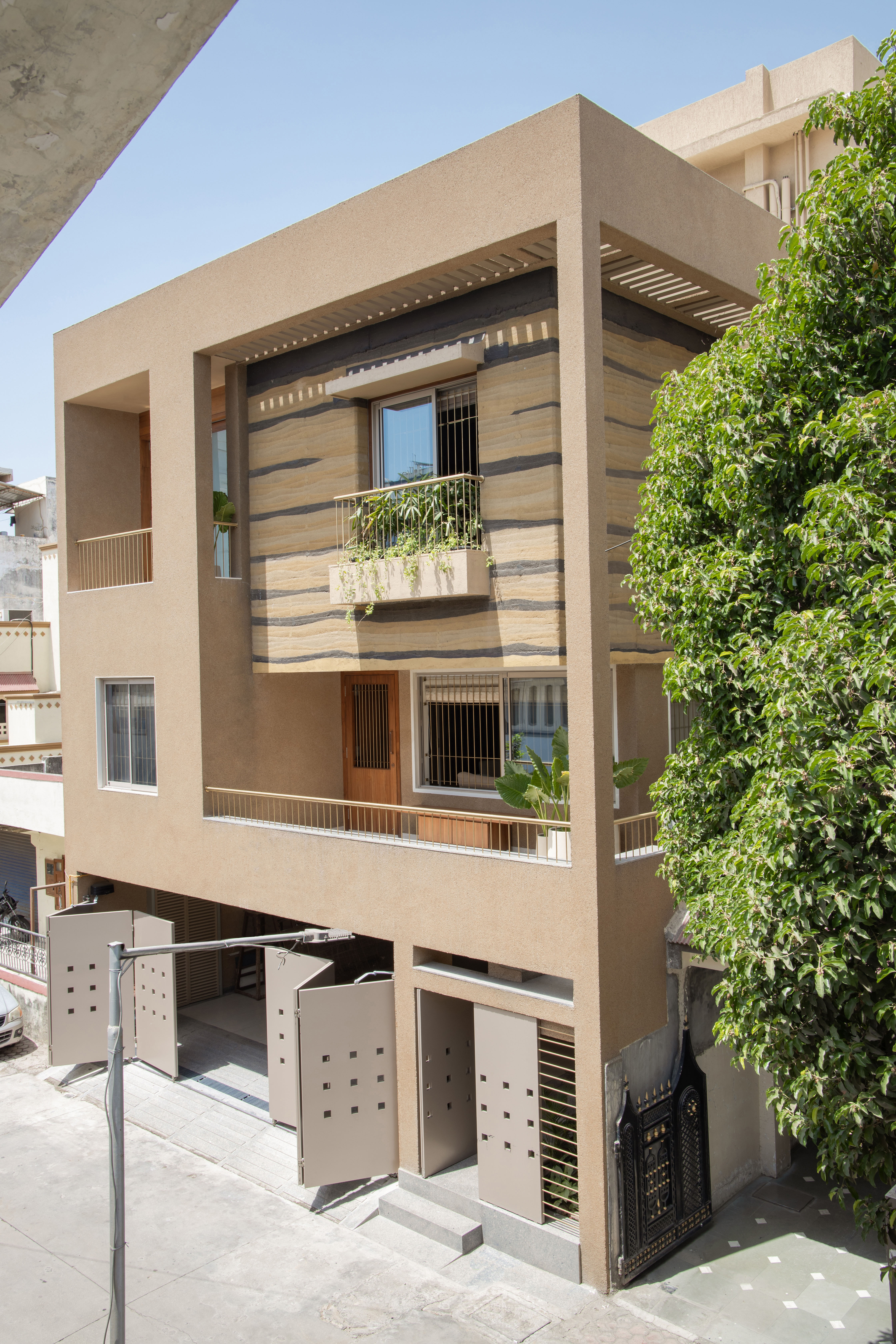 Frammed earth house by D'Well - Architizer