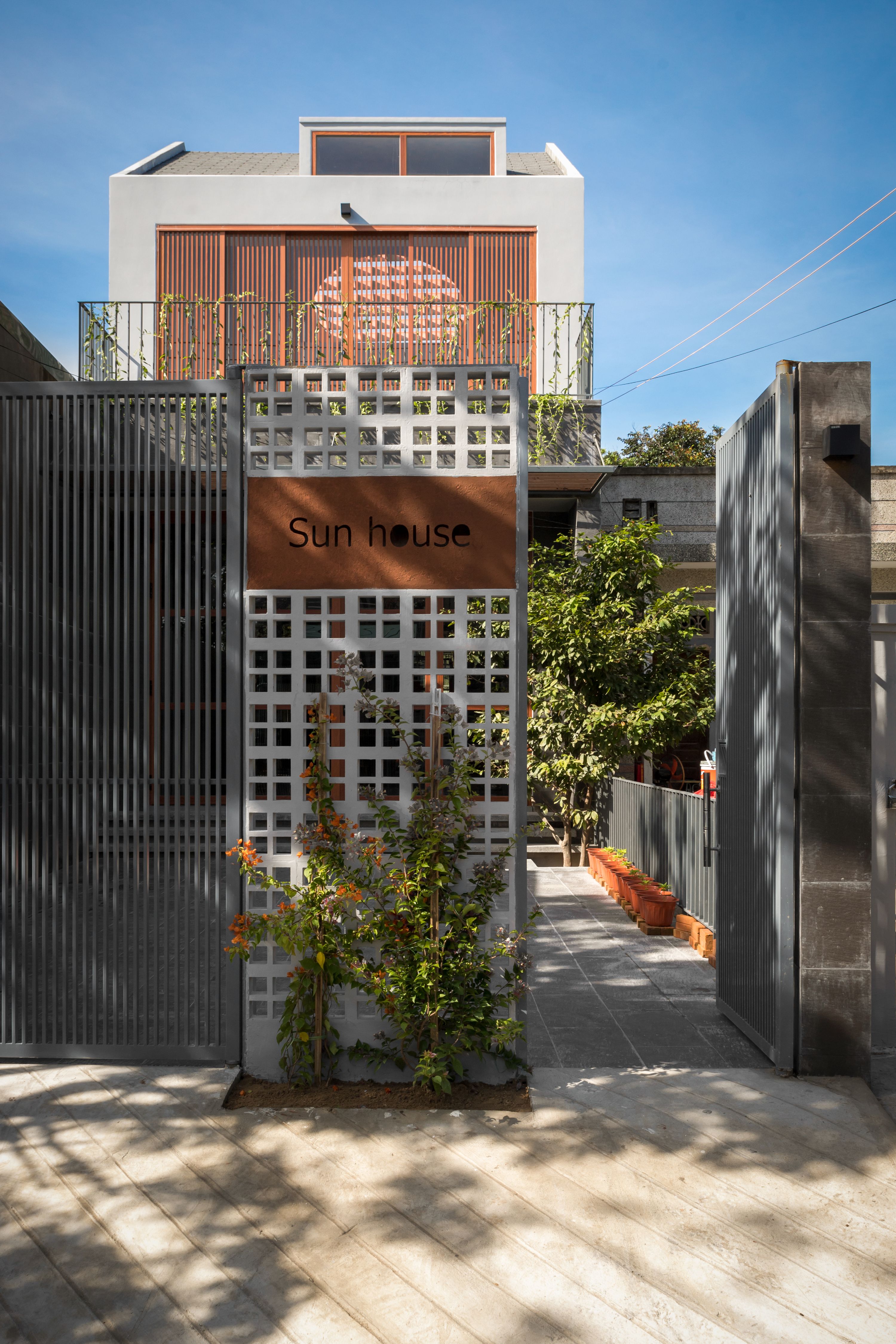 Sun house by Space+ Architecture - Architizer