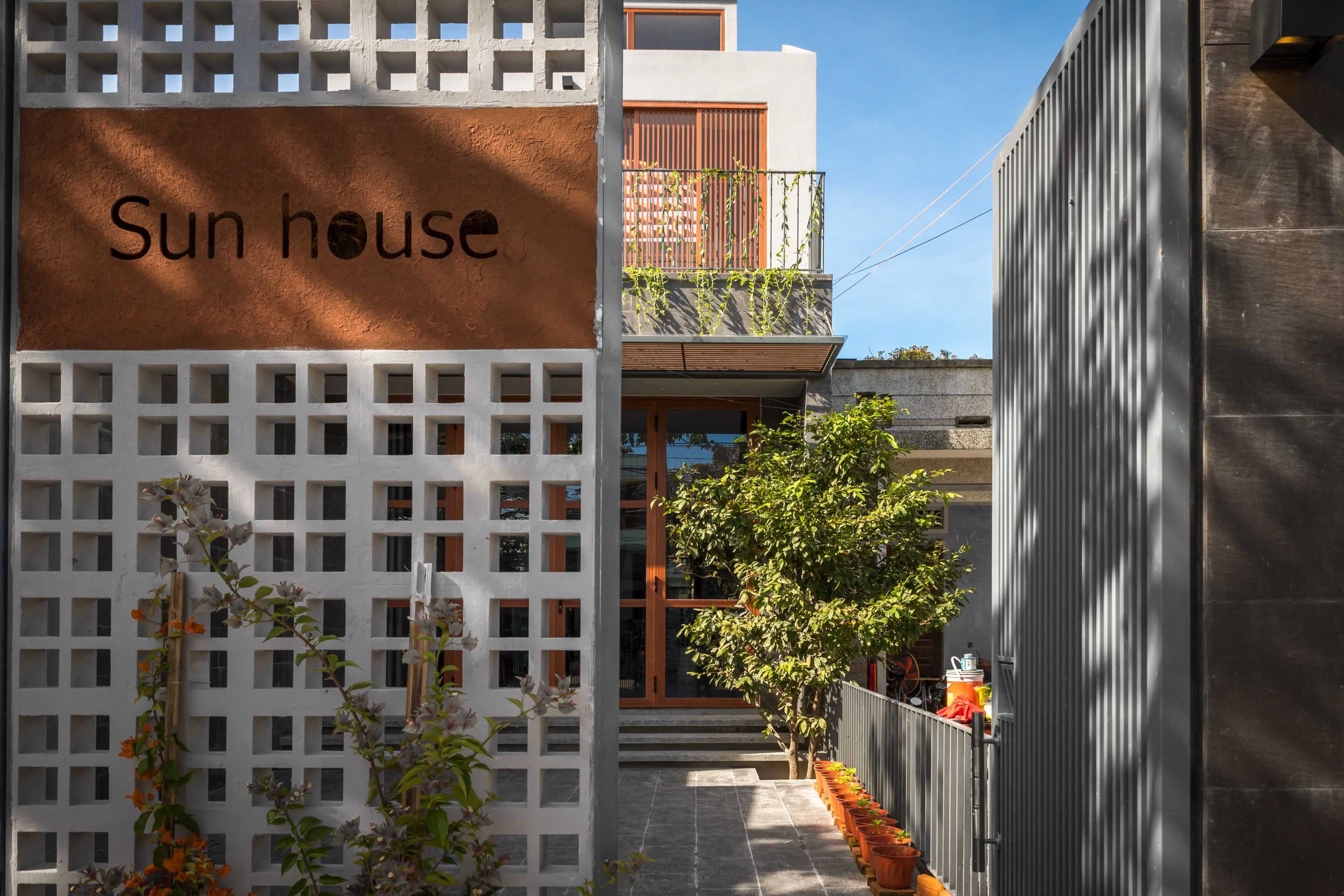 Sun house by Space+ Architecture - Architizer