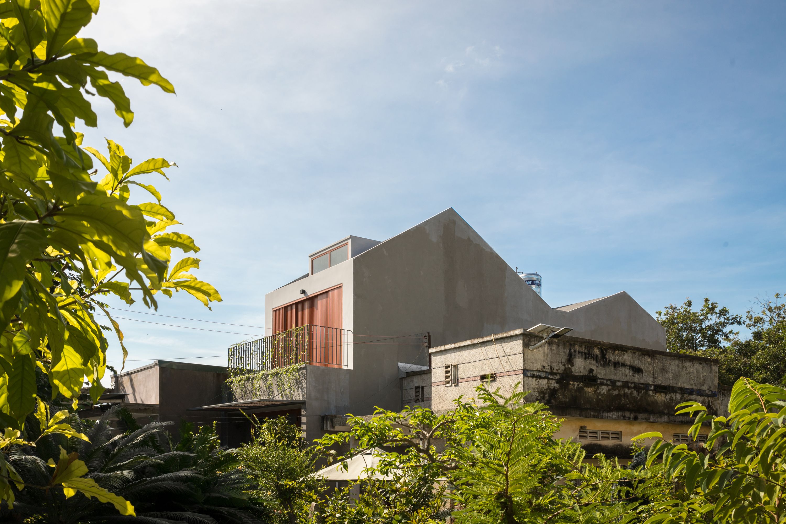 Sun house by Space+ Architecture - Architizer