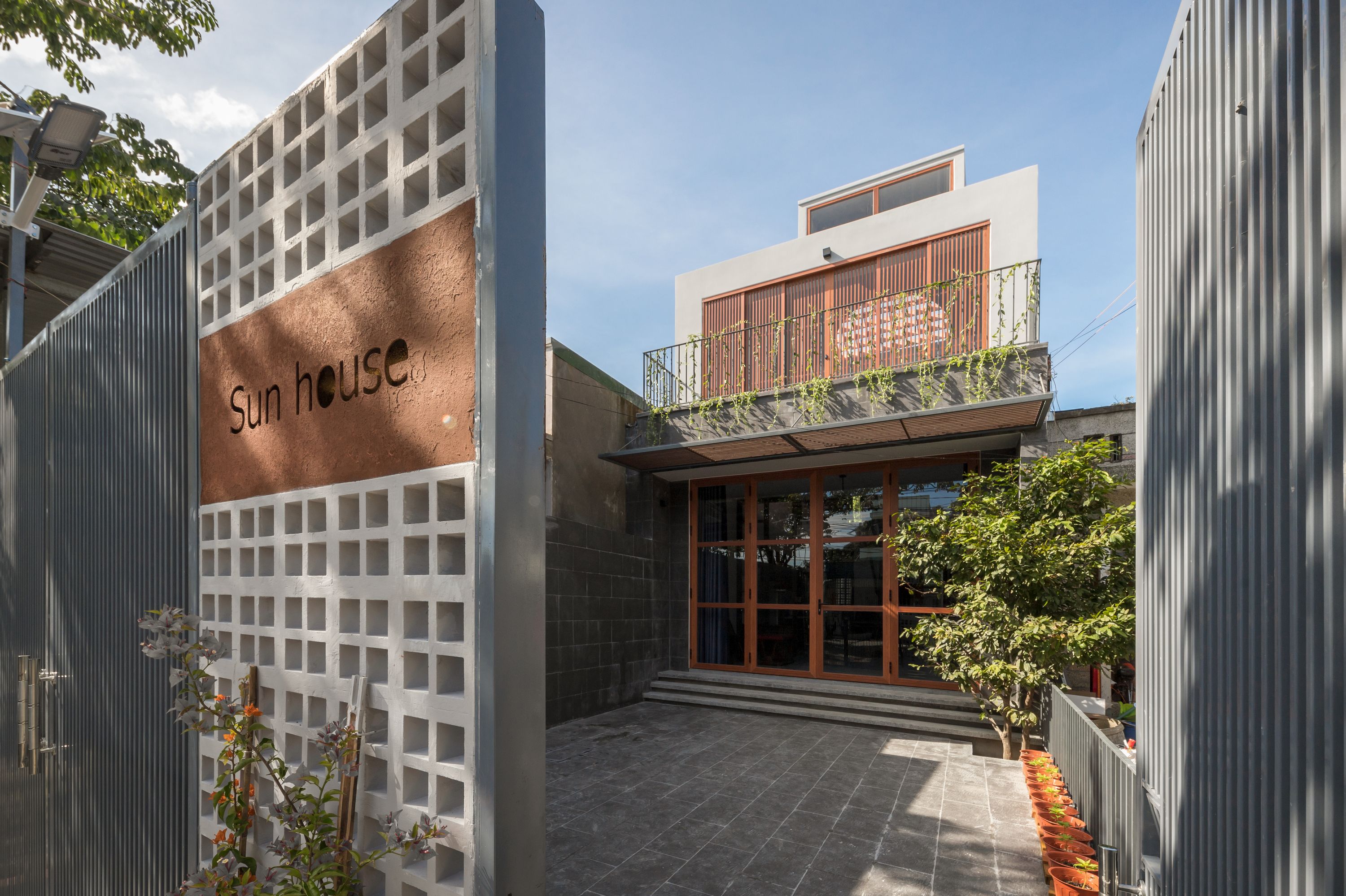 Sun house by Space+ Architecture - Architizer