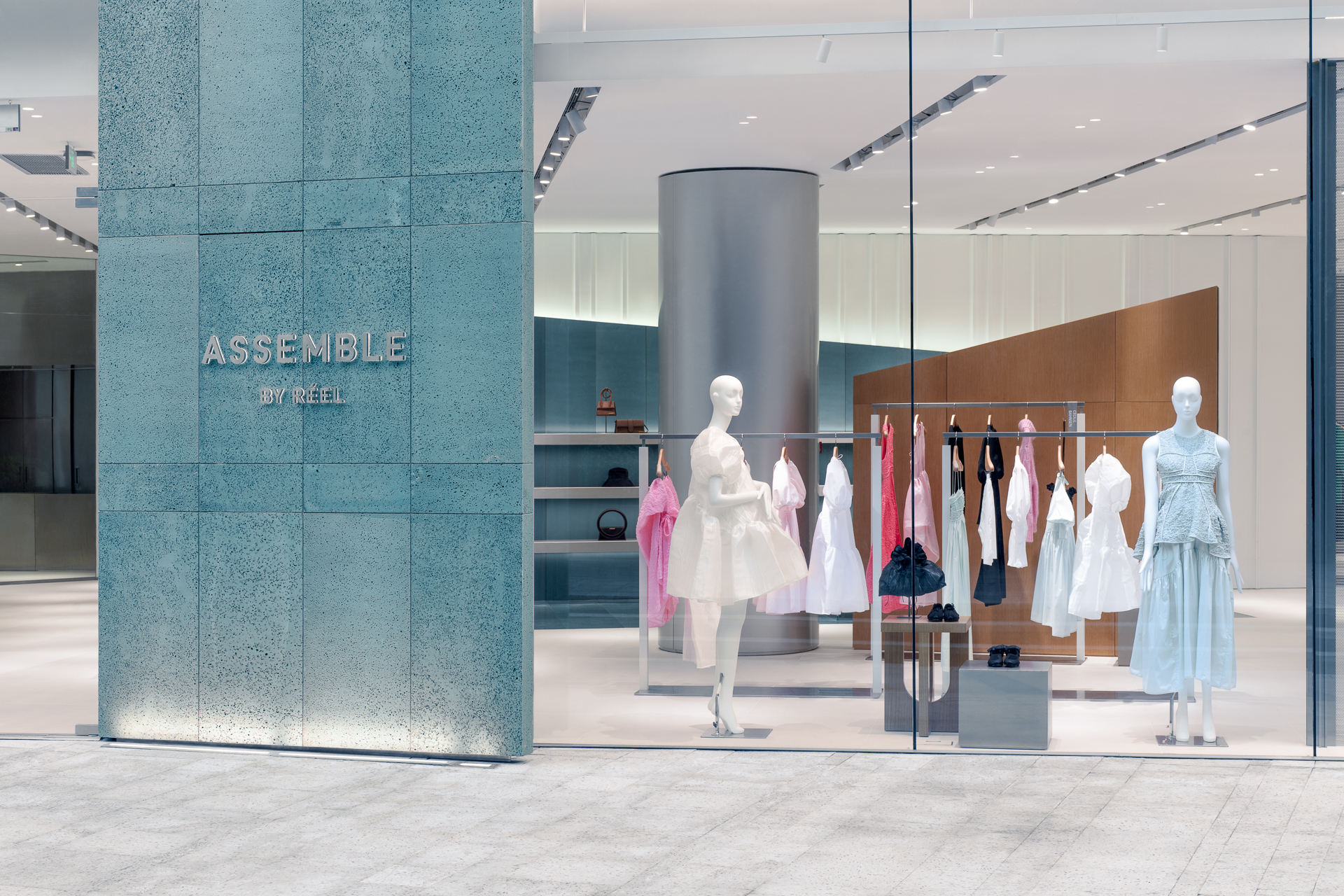 Bund Financial Center South Mall Interior Design by KOKAISTUDIOS ...