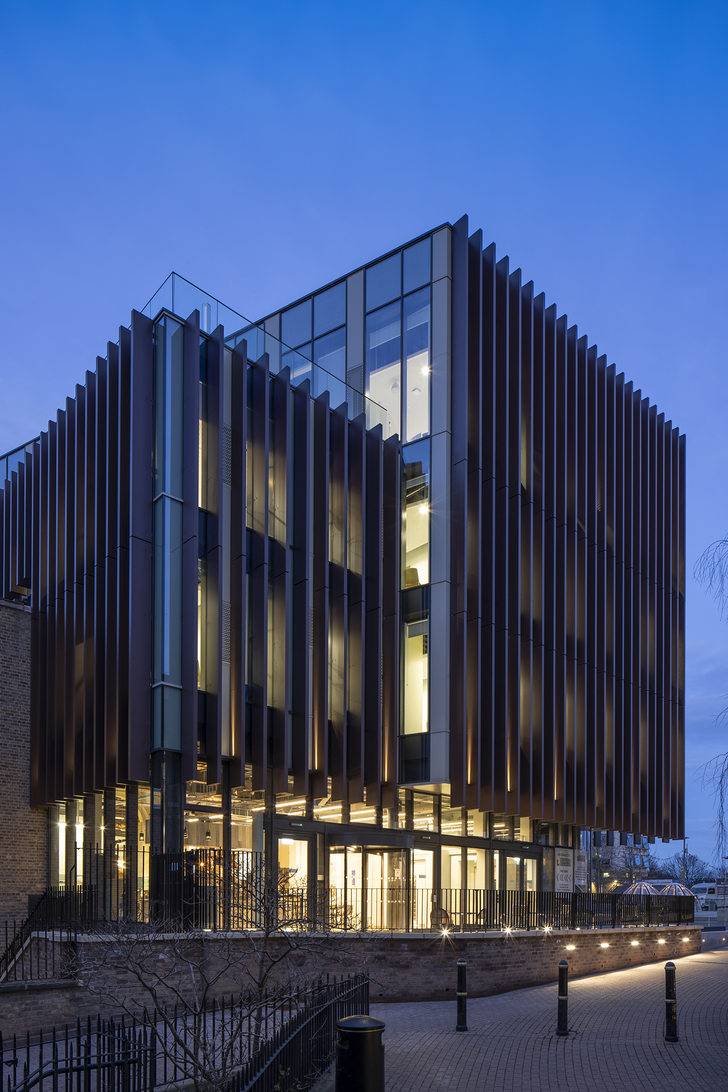 Percy Gee East Wing University of Leicester by Shepheard Epstein Hunter ...