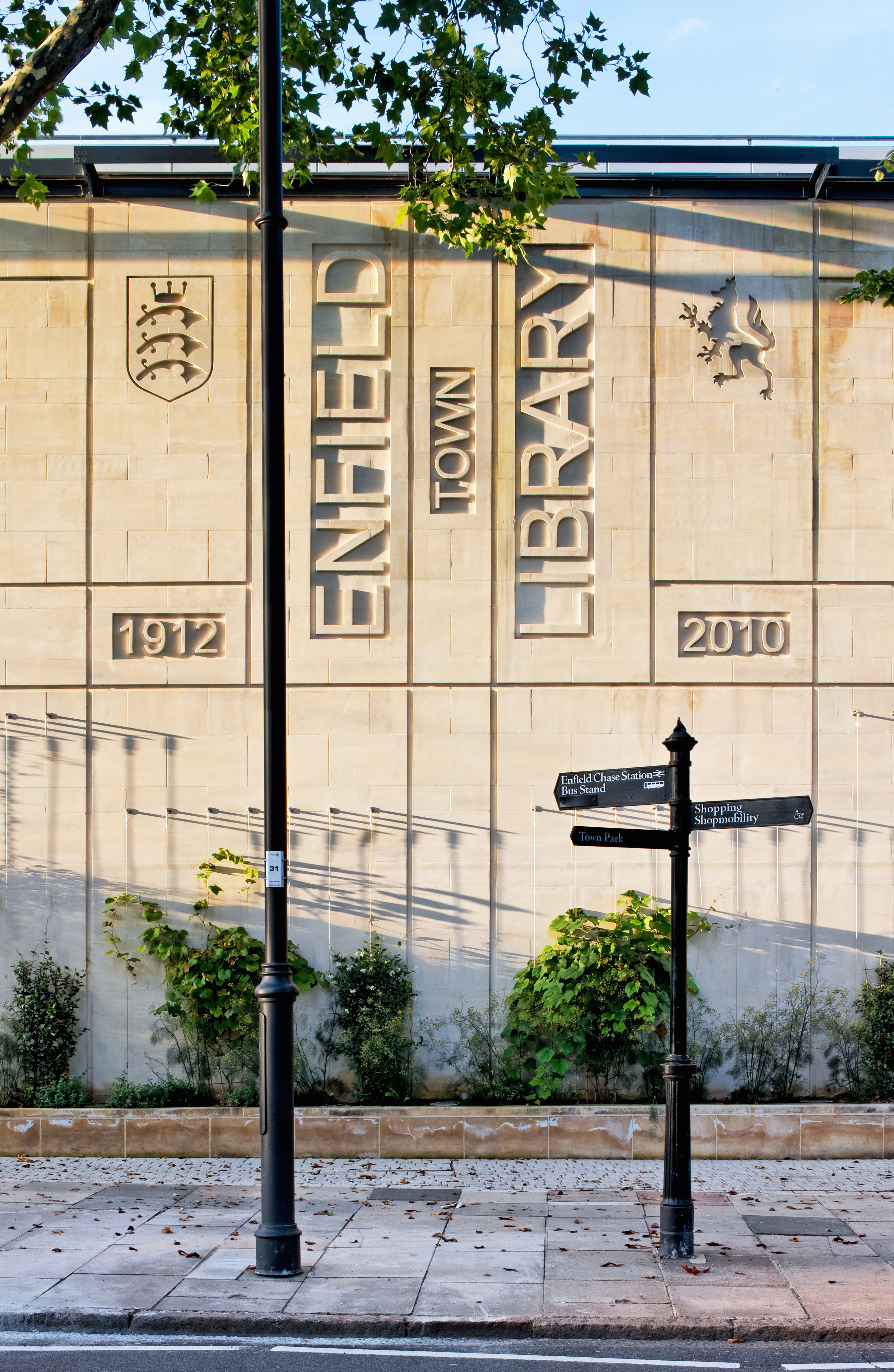 Enfield Town Library by Shepheard Epstein Hunter - Architizer