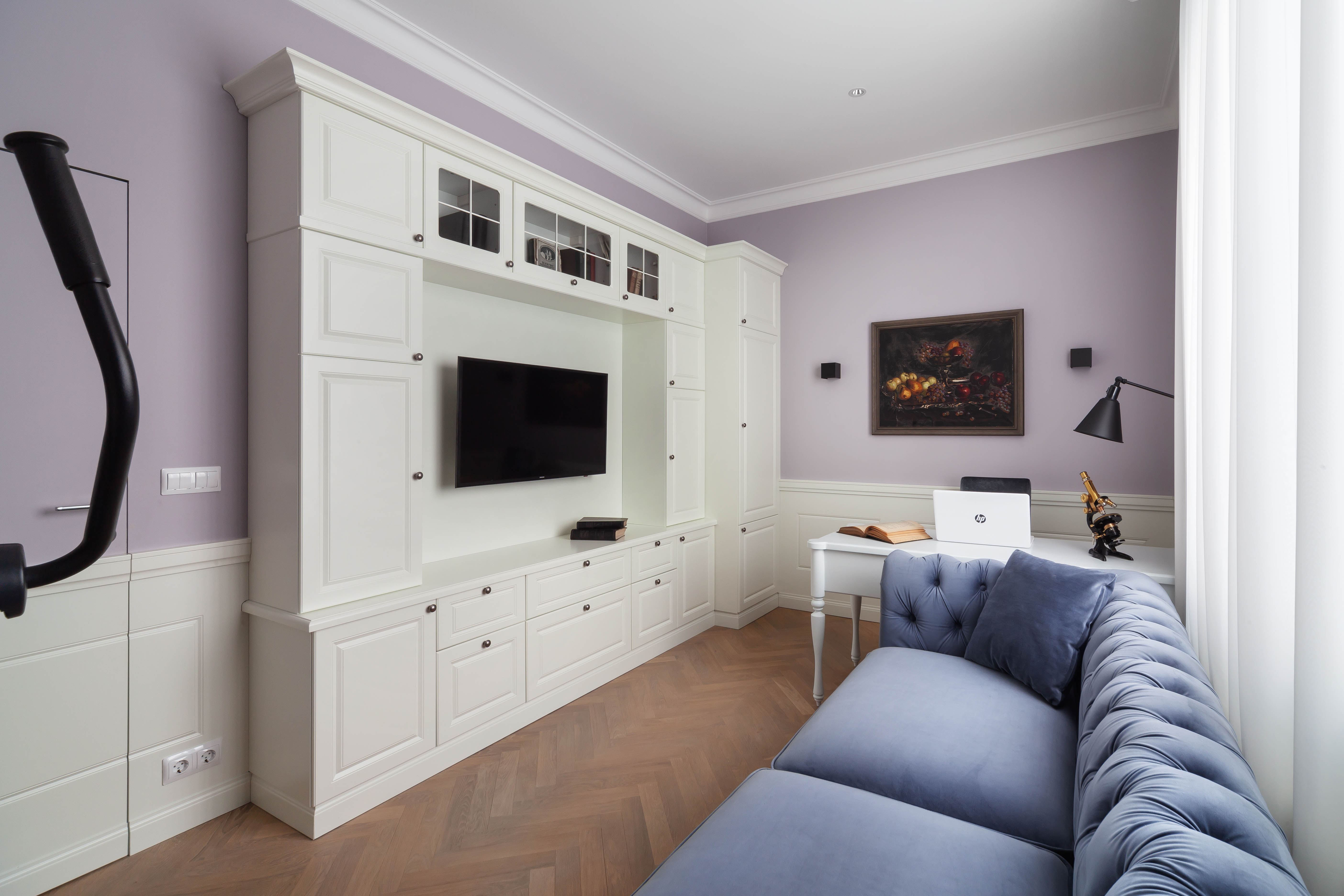 Shades of lavender. Office in a classic style by LATOON Architecture ...