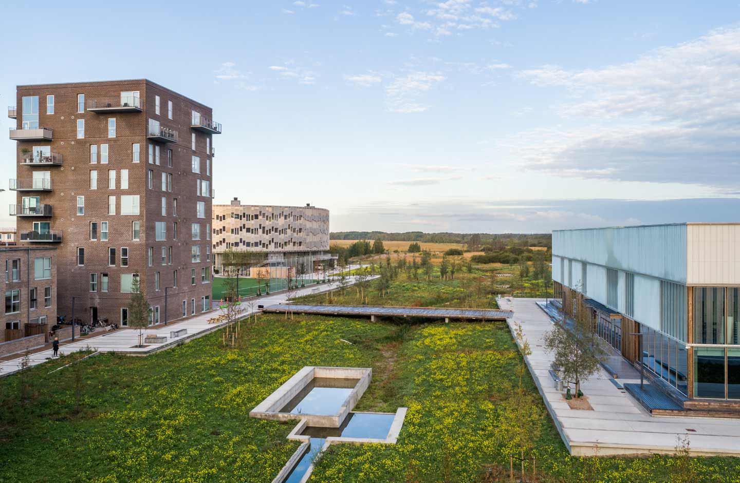 Urban common in the Arena quarter by Gottlieb Paludan Architects ...