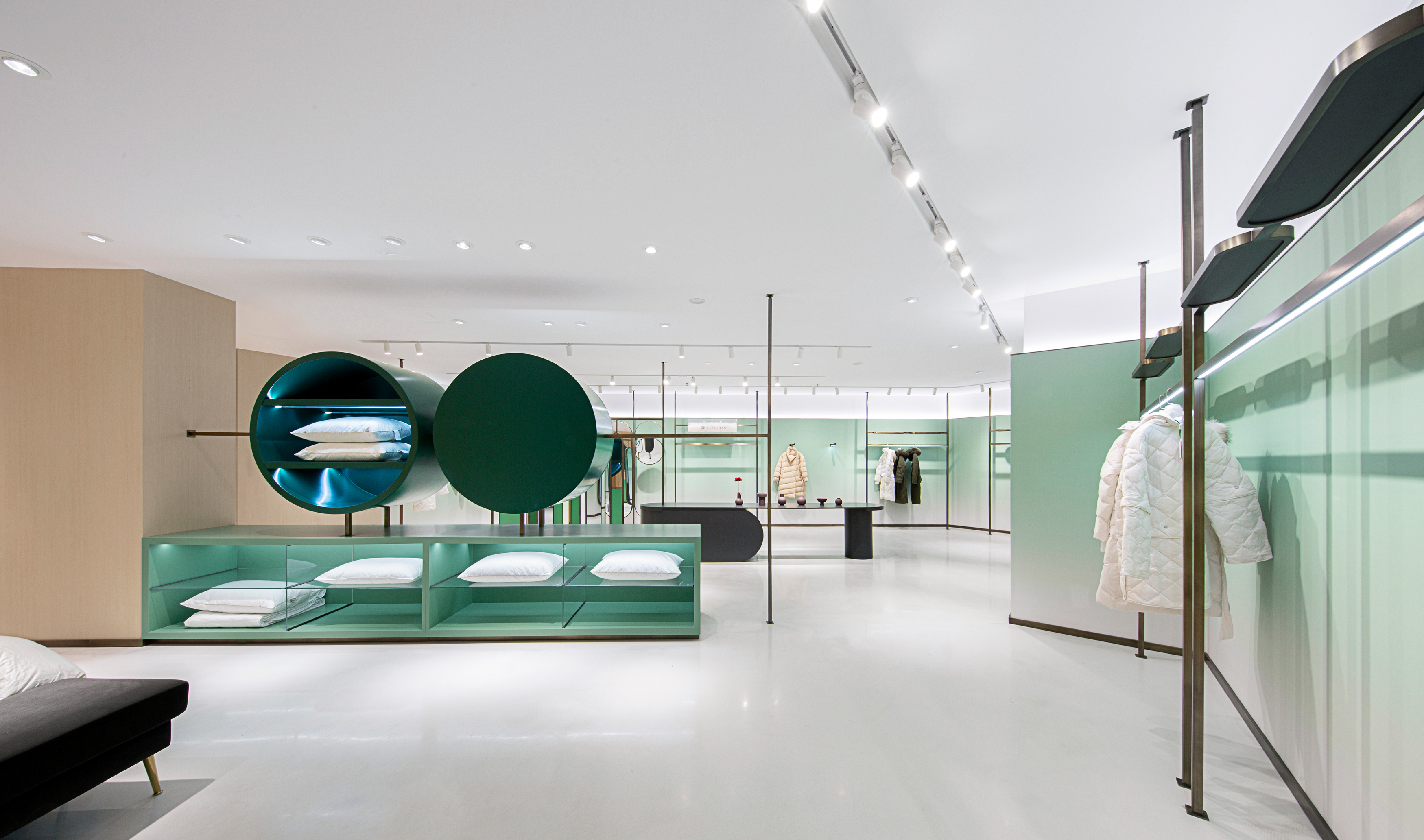 INSIDE OF é é é - Symbiosis of flagship factory and retail by Greater ...