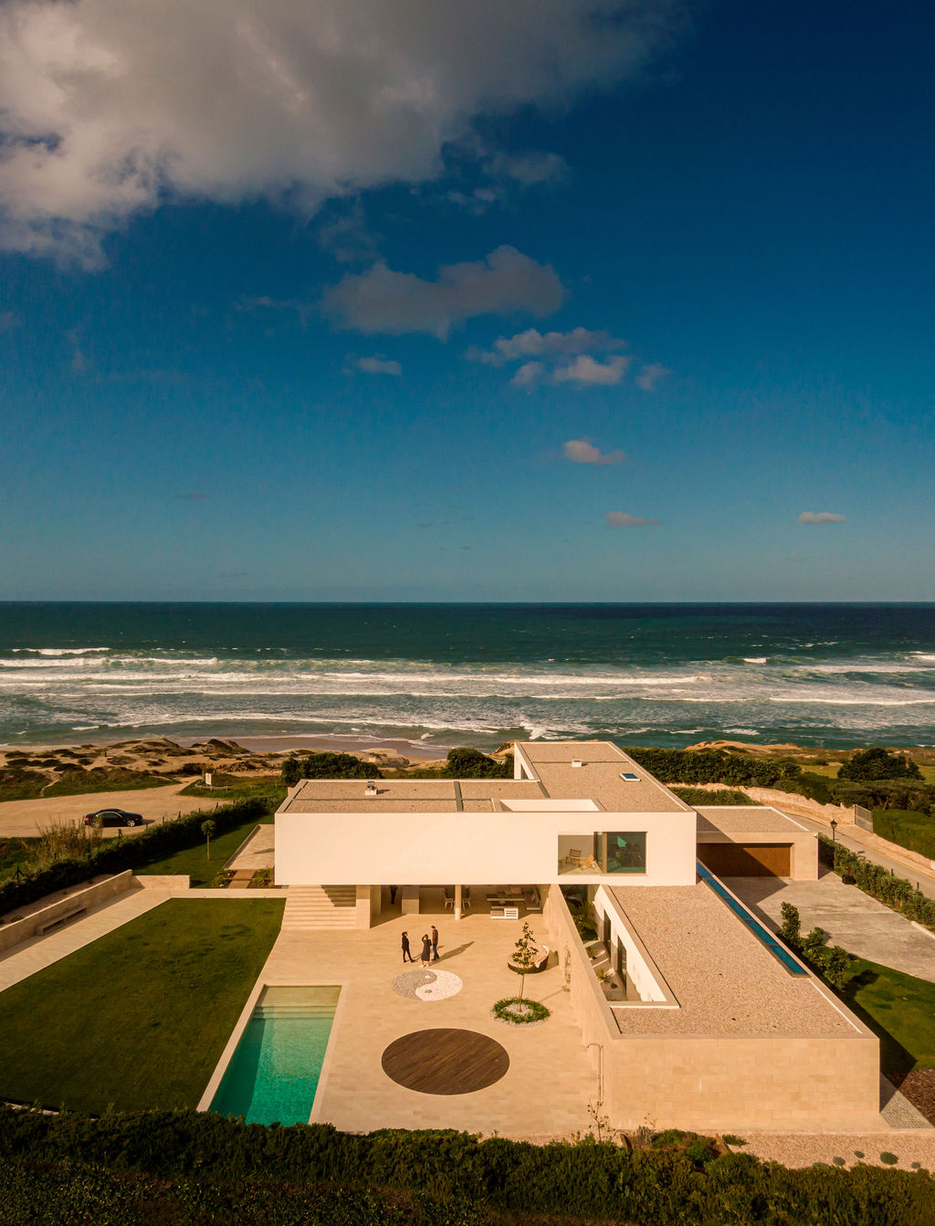 Falésia D'El Rey House by [i]da arquitectos - Architizer