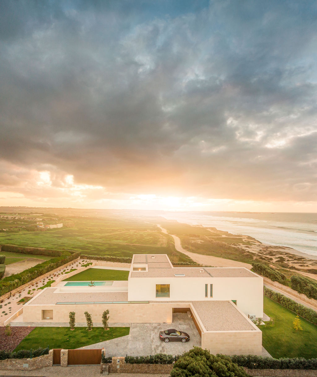 Falésia D'El Rey House by [i]da arquitectos - Architizer