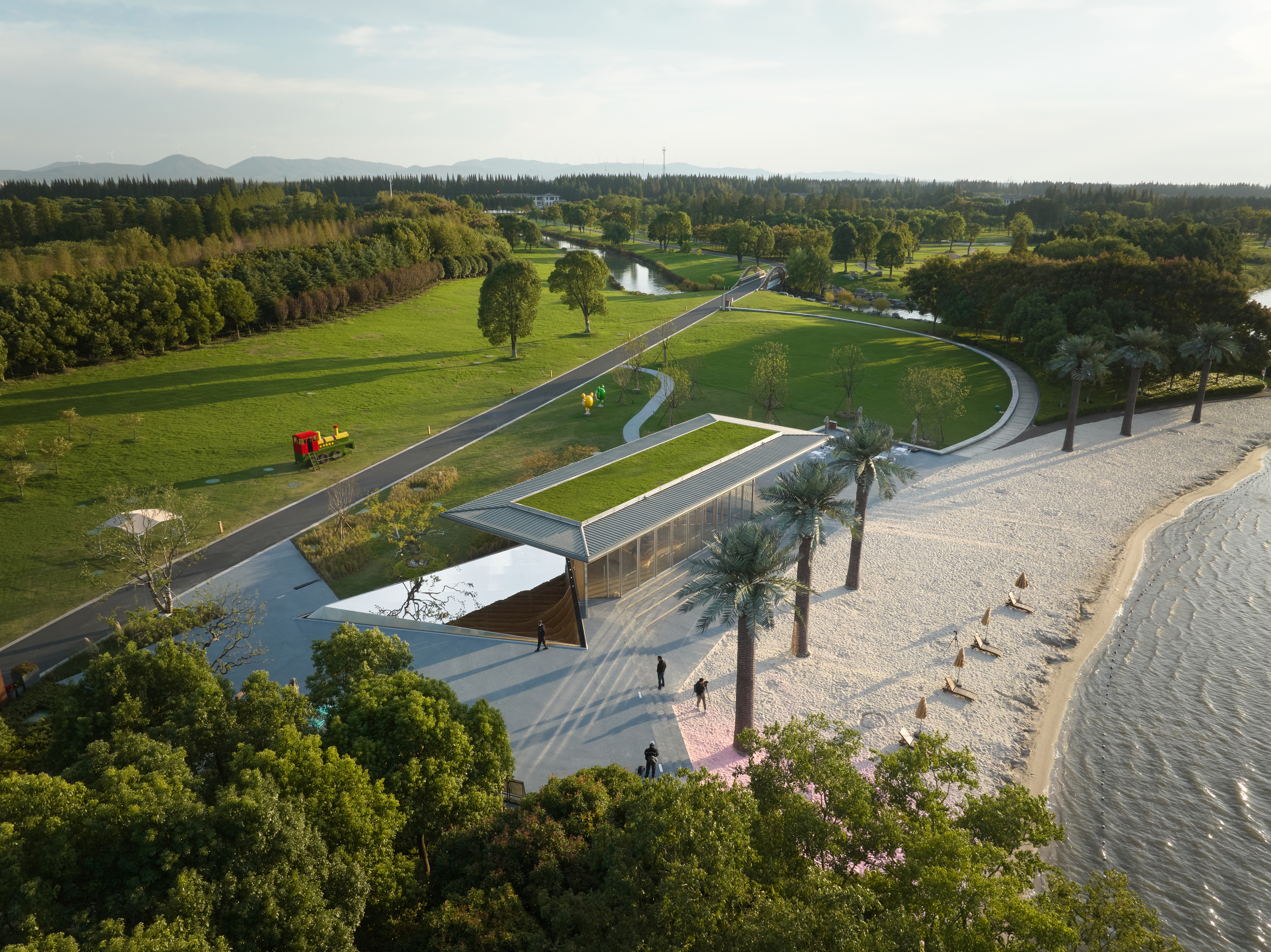 Golden Beach Pavilion in Gucheng Lake by The Design Institute of ...