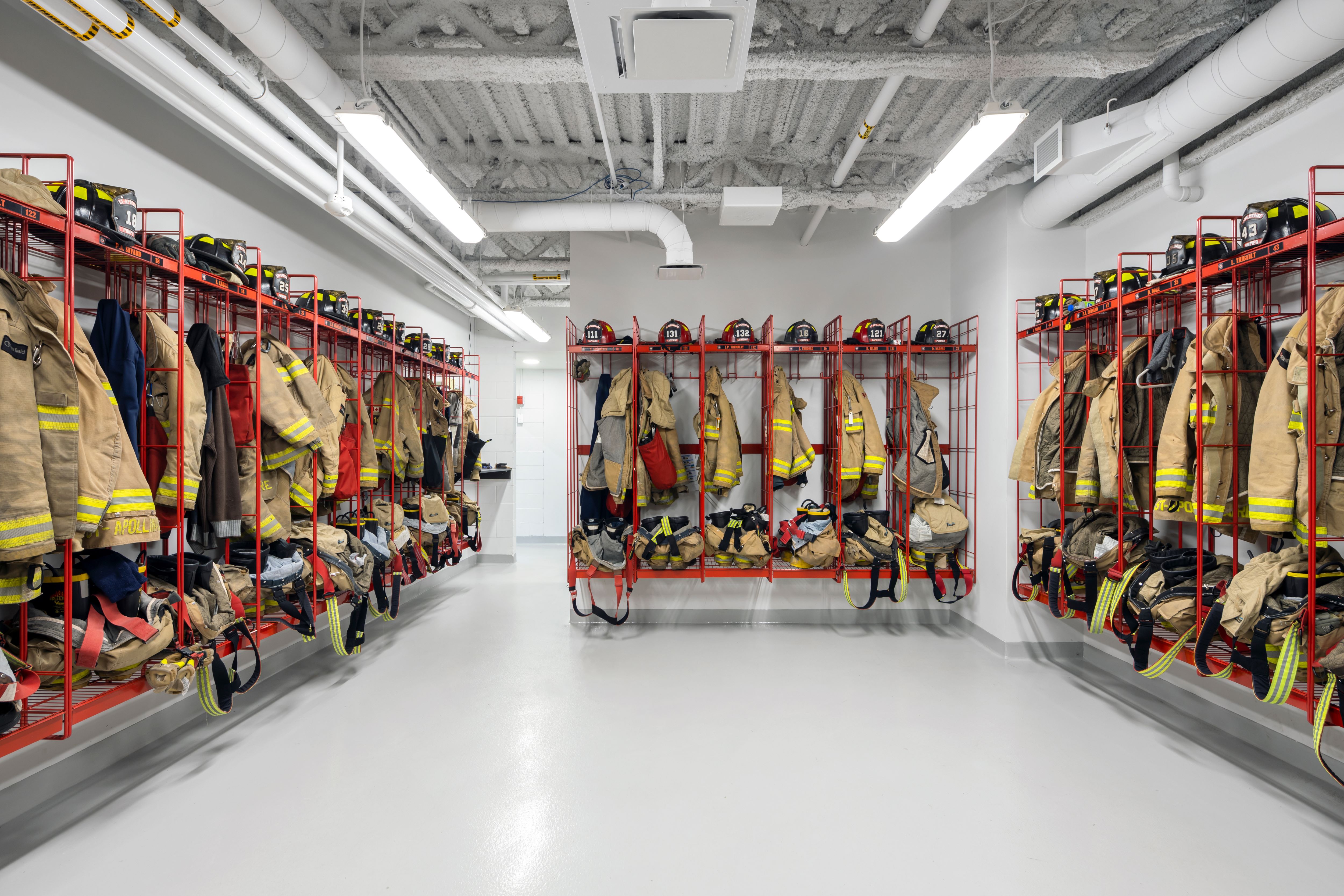 Caserne incendie de St-Apollinaire by CCM2 architectes - Architizer