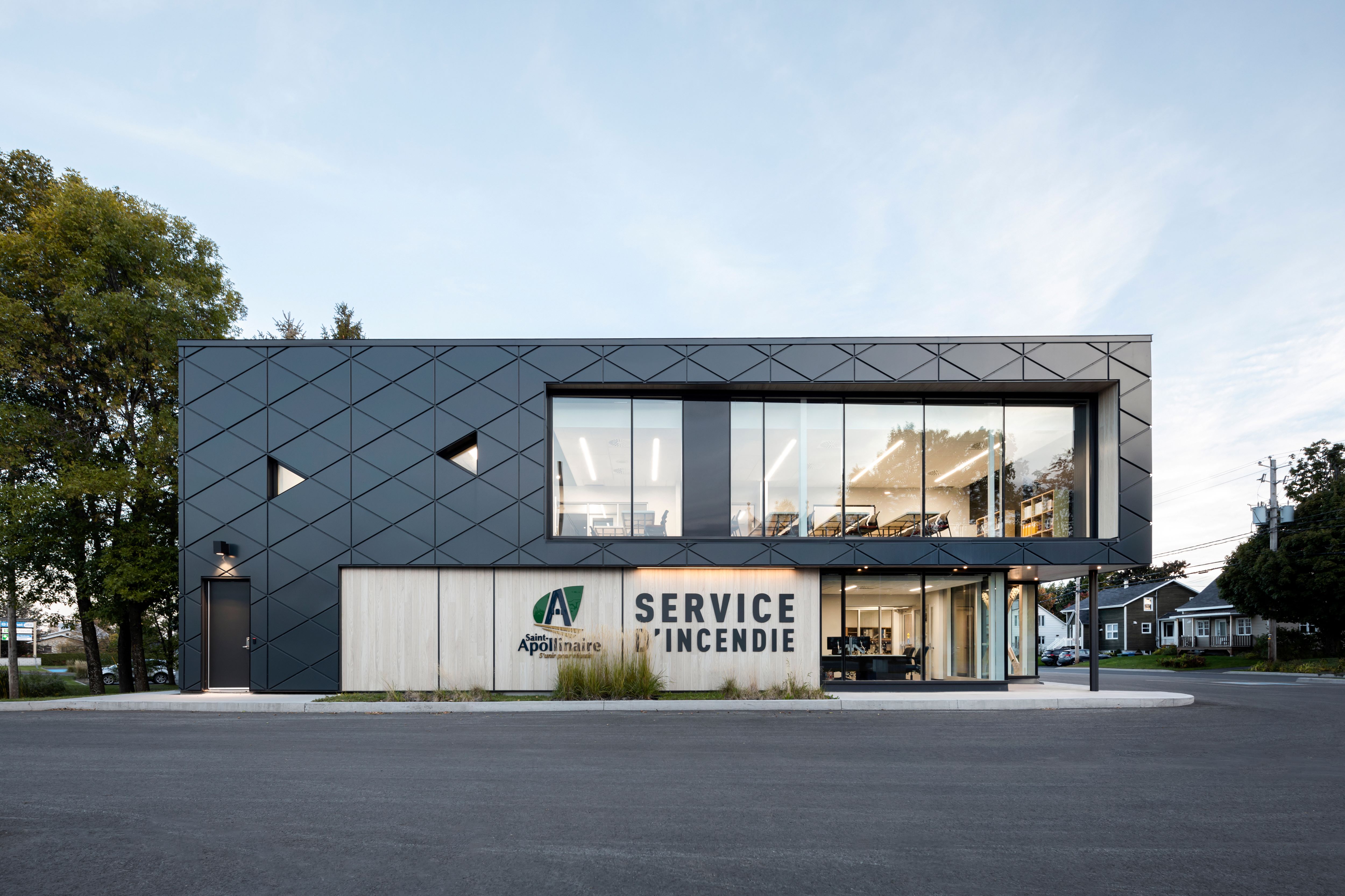 Caserne incendie de St-Apollinaire by CCM2 architectes - Architizer