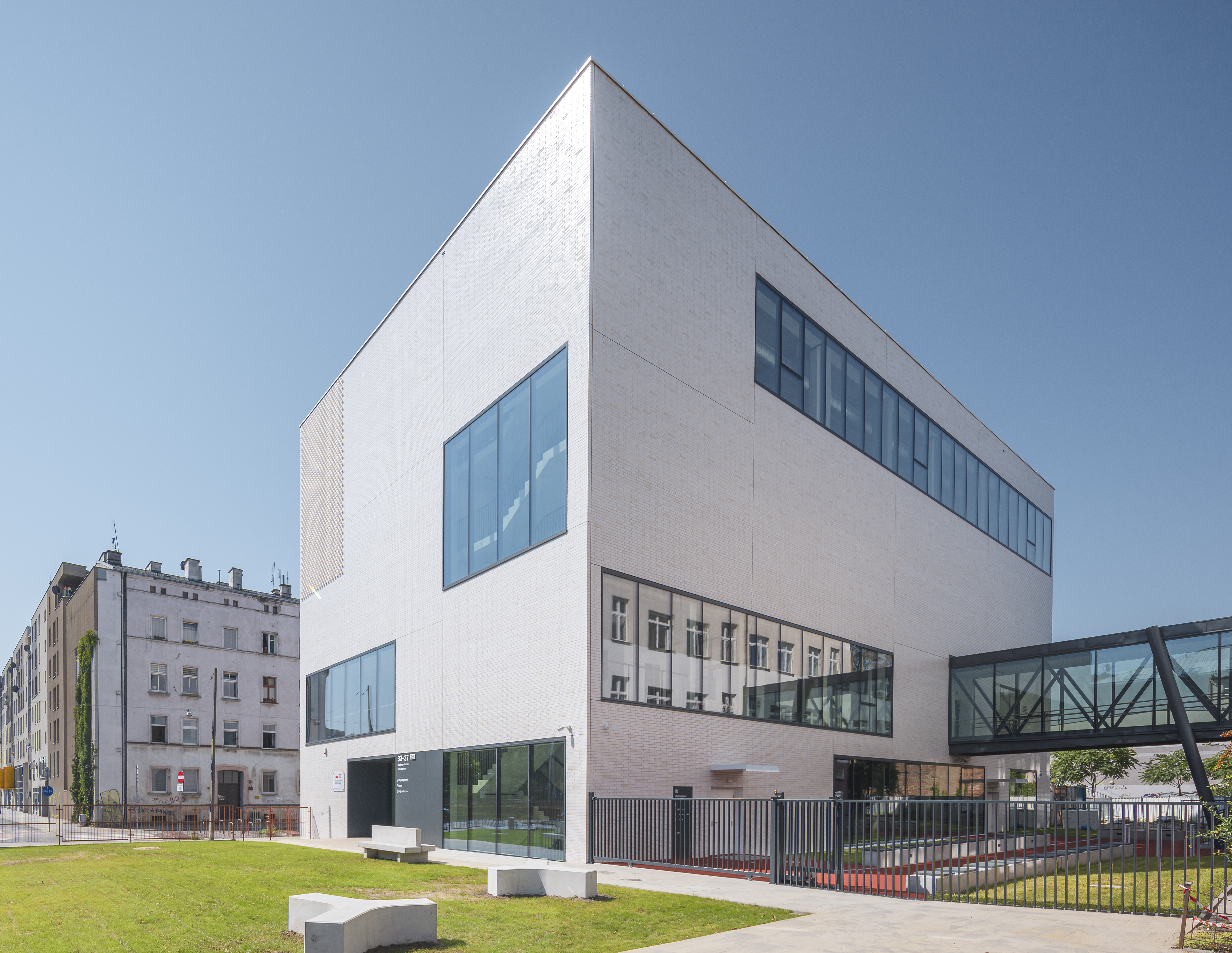 Hybrid sports complex with fencing hall by arch_it piotr zybura ...