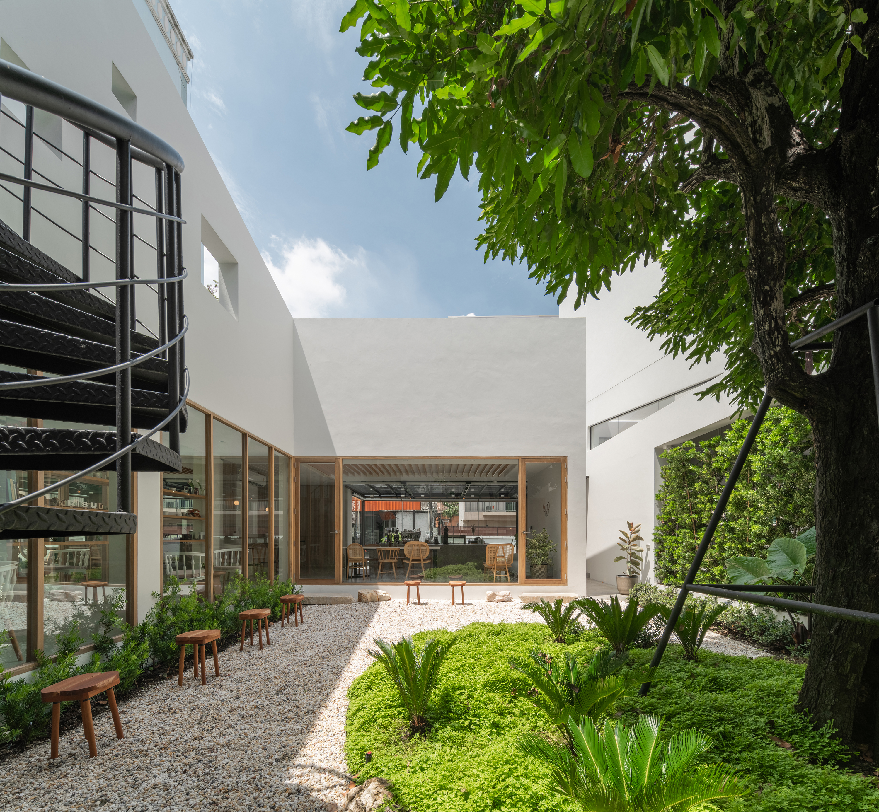 RISU Cafe by ForX Design Studio - Architizer