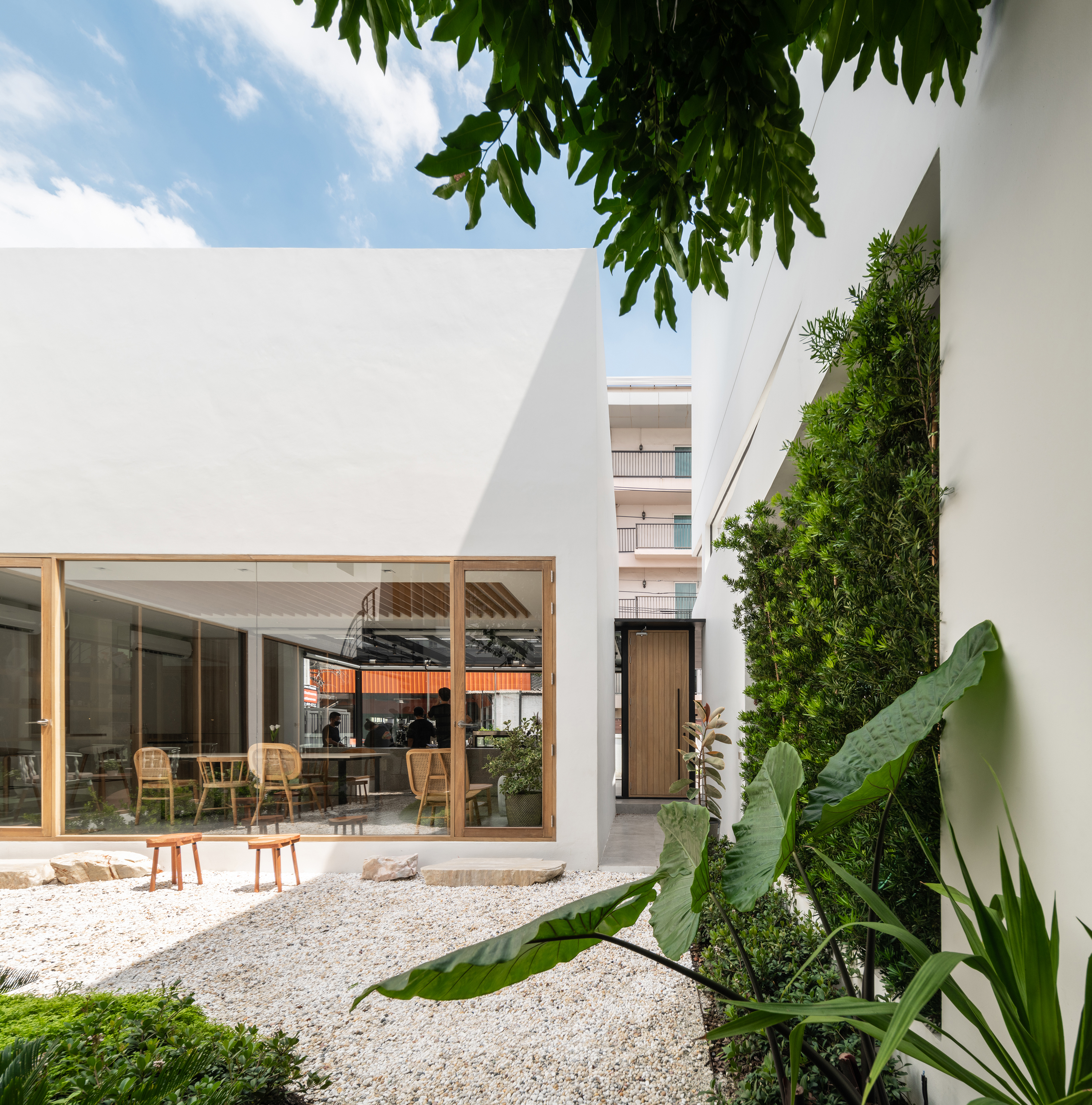 RISU Cafe by ForX Design Studio - Architizer