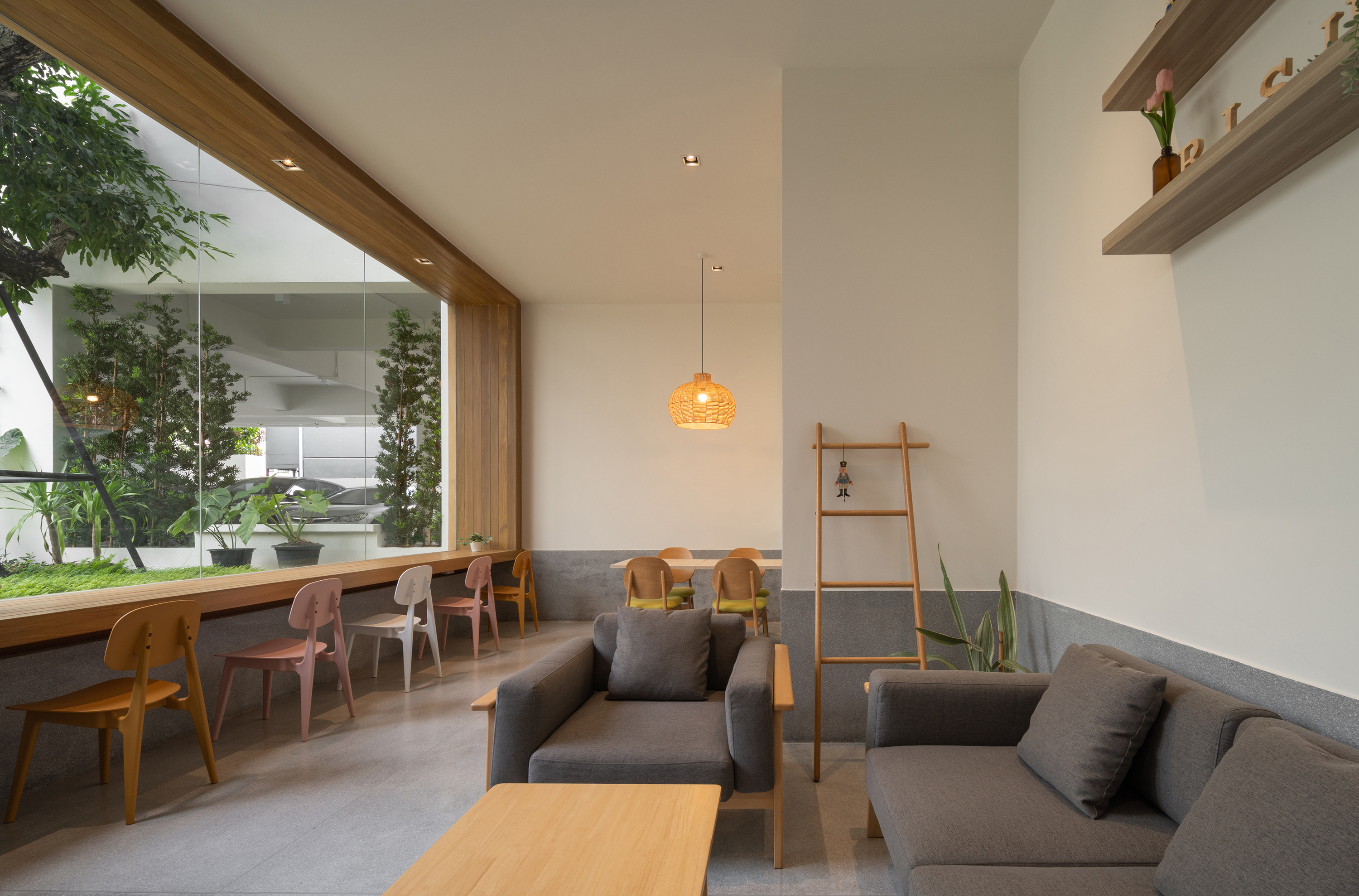 RISU Cafe by ForX Design Studio - Architizer