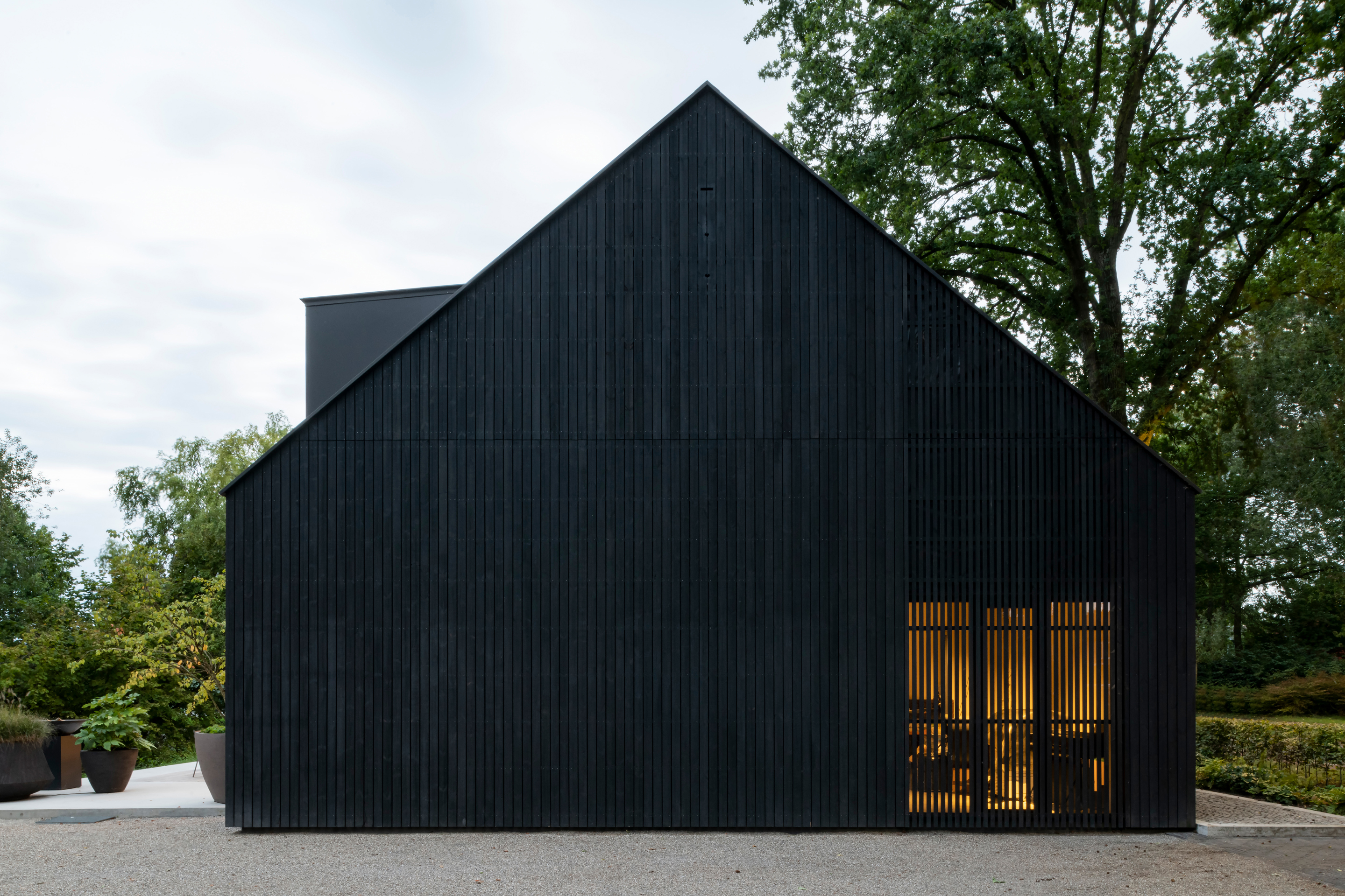 Black Barn by studio] [space architecten - Architizer