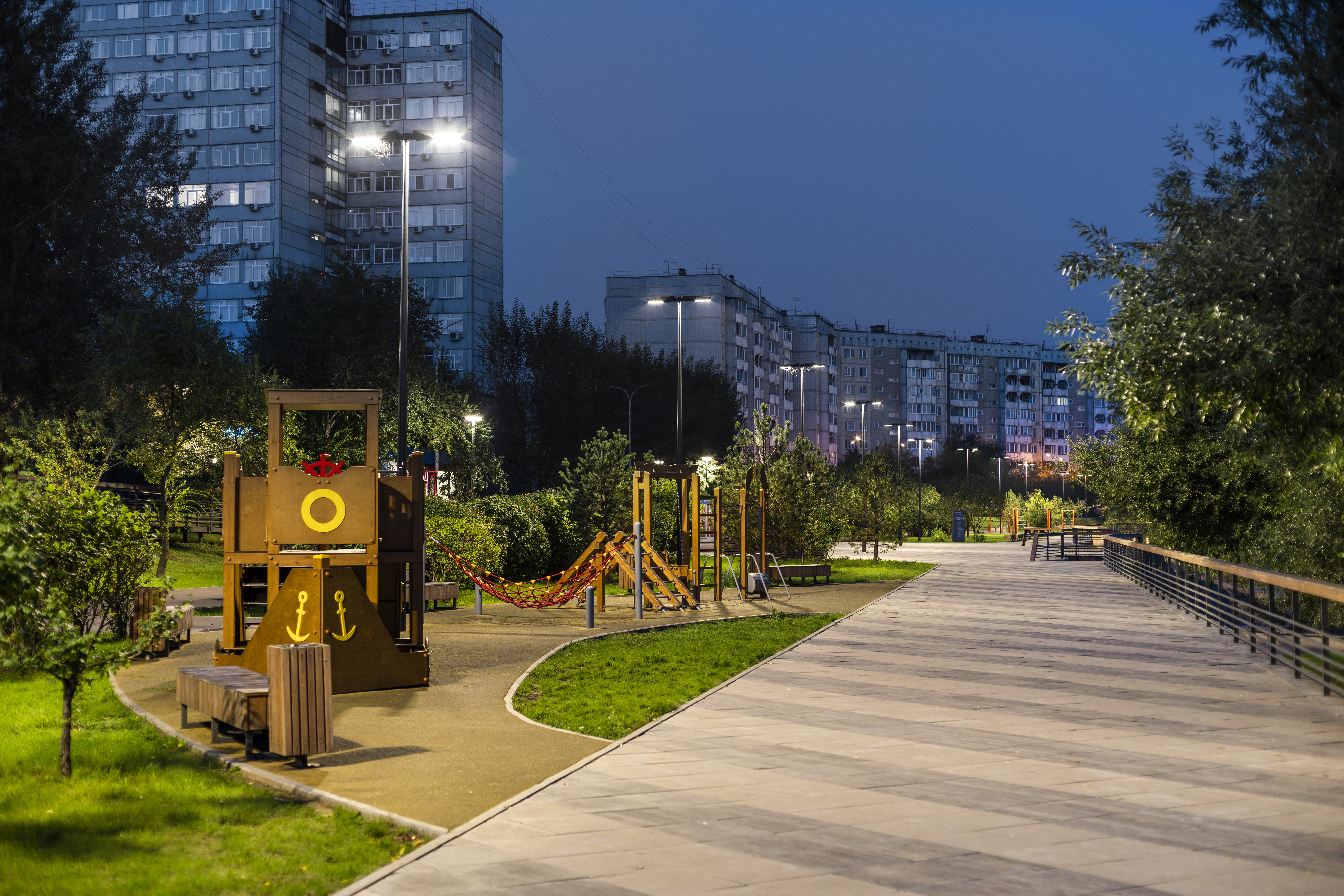 PROMENADE WITH AMPHITHEATER AND ART OBJECT - Part of 1st stage of ...