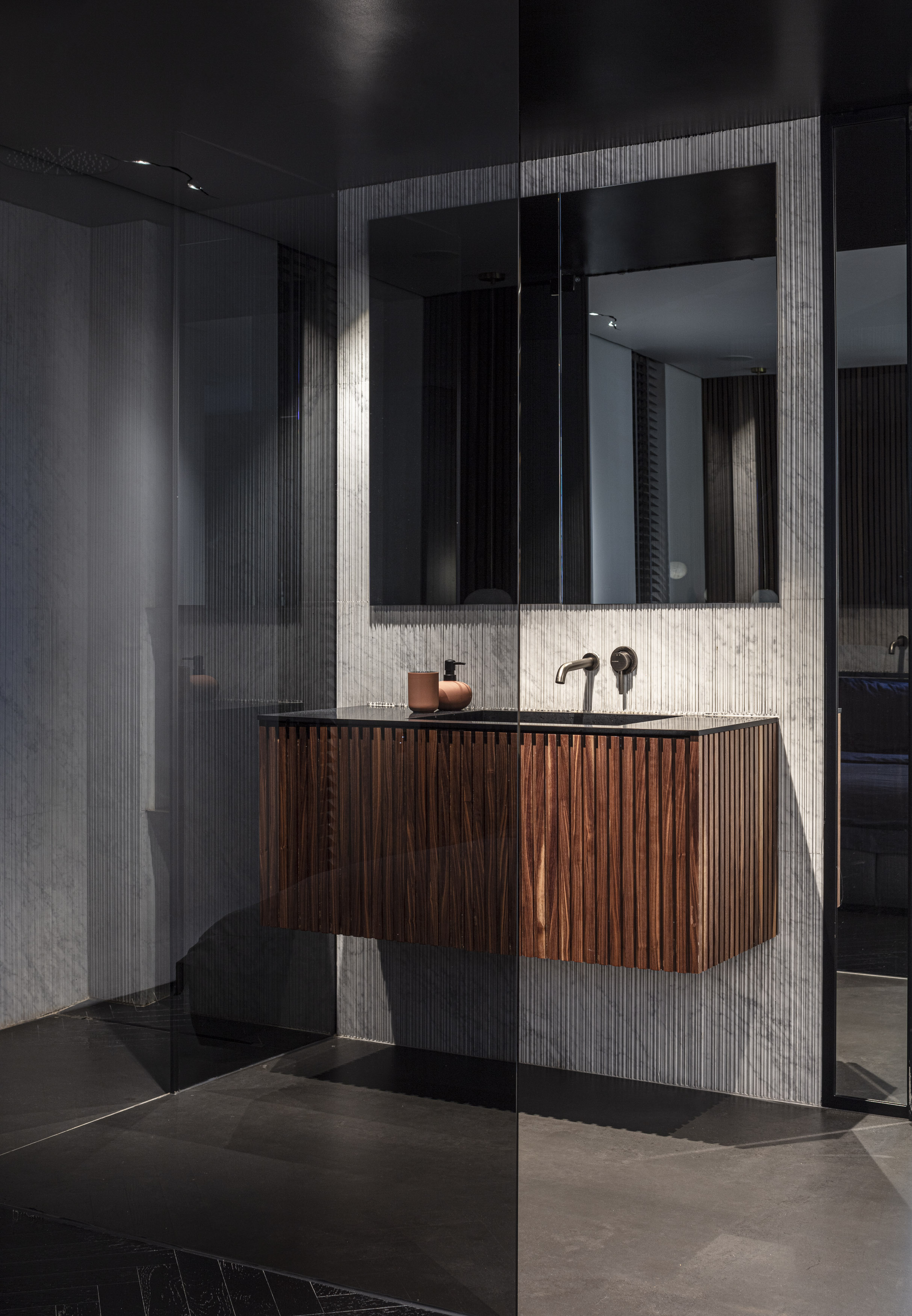 KNYE3 2 - NORTHERN STAR GARDEN APARTMENT IN NORTH TEL AVIV by Yaron ...