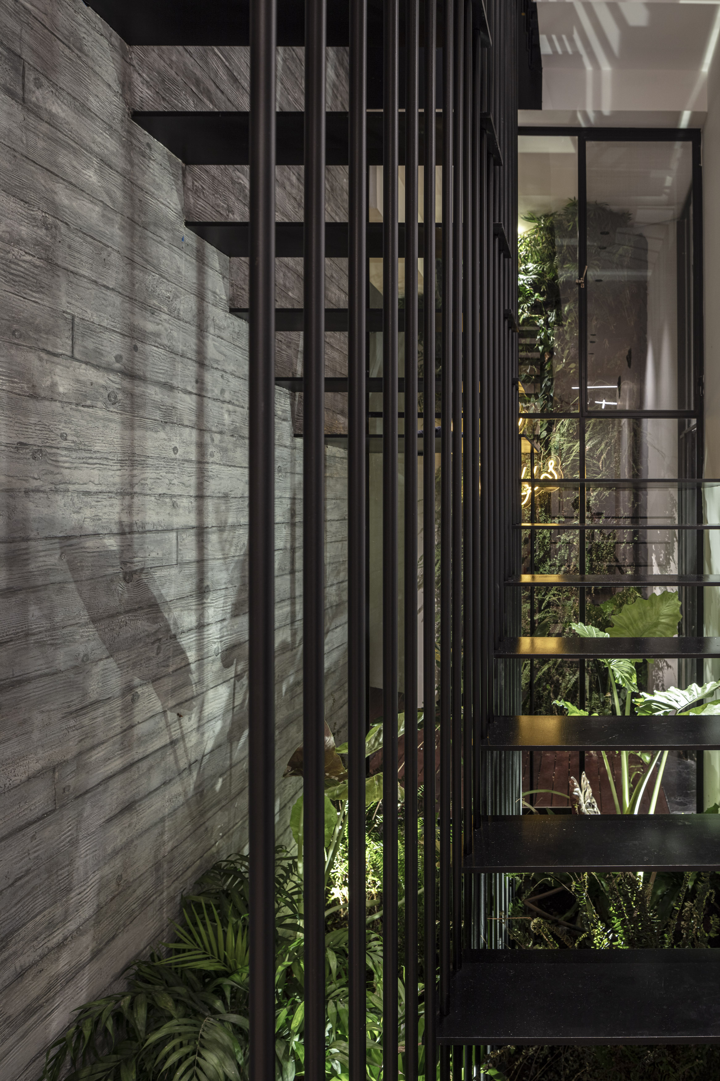 KNYE3 2 - NORTHERN STAR GARDEN APARTMENT IN NORTH TEL AVIV by Yaron ...