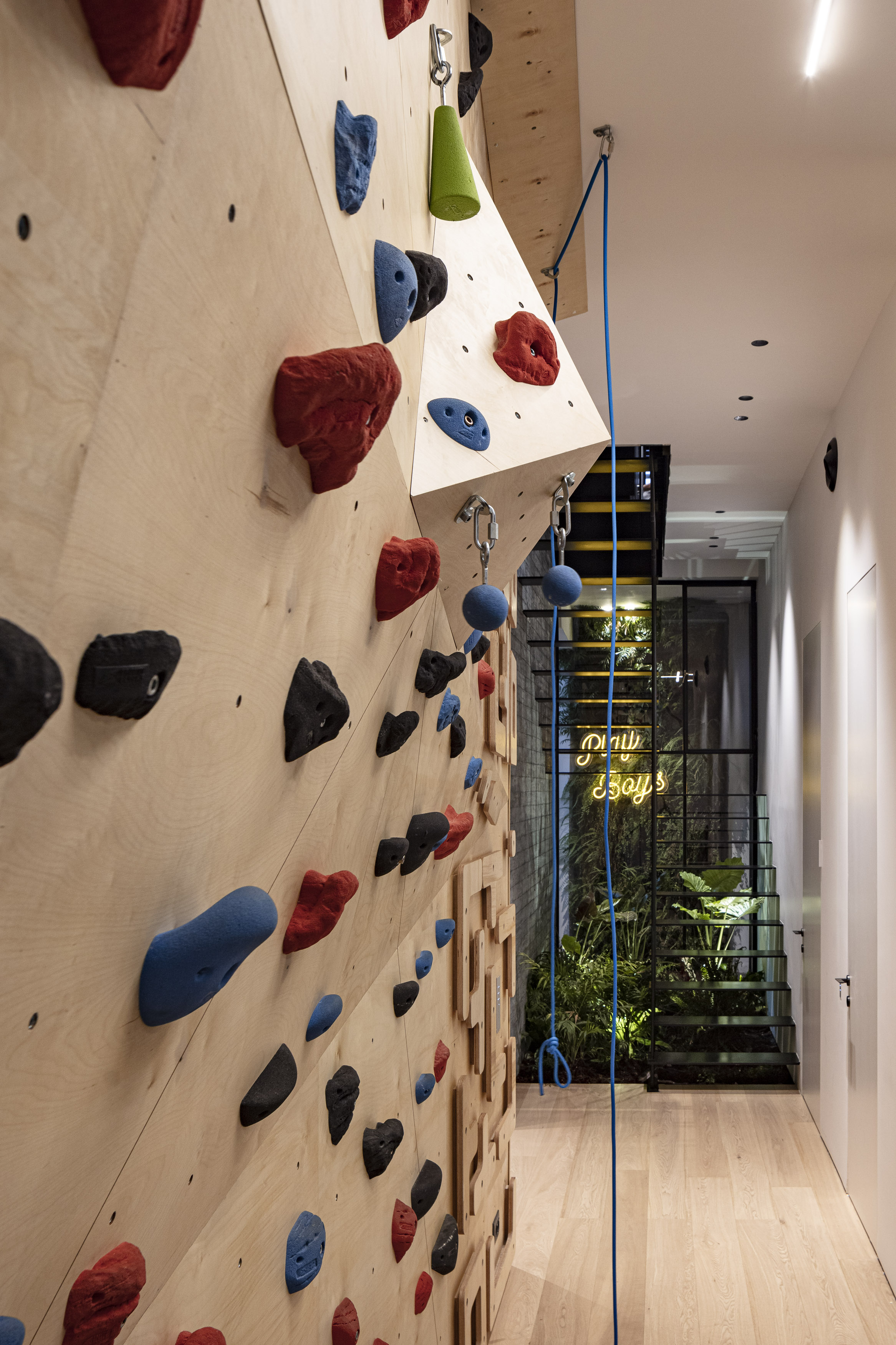 KNYE3 2 - NORTHERN STAR GARDEN APARTMENT IN NORTH TEL AVIV by Yaron ...