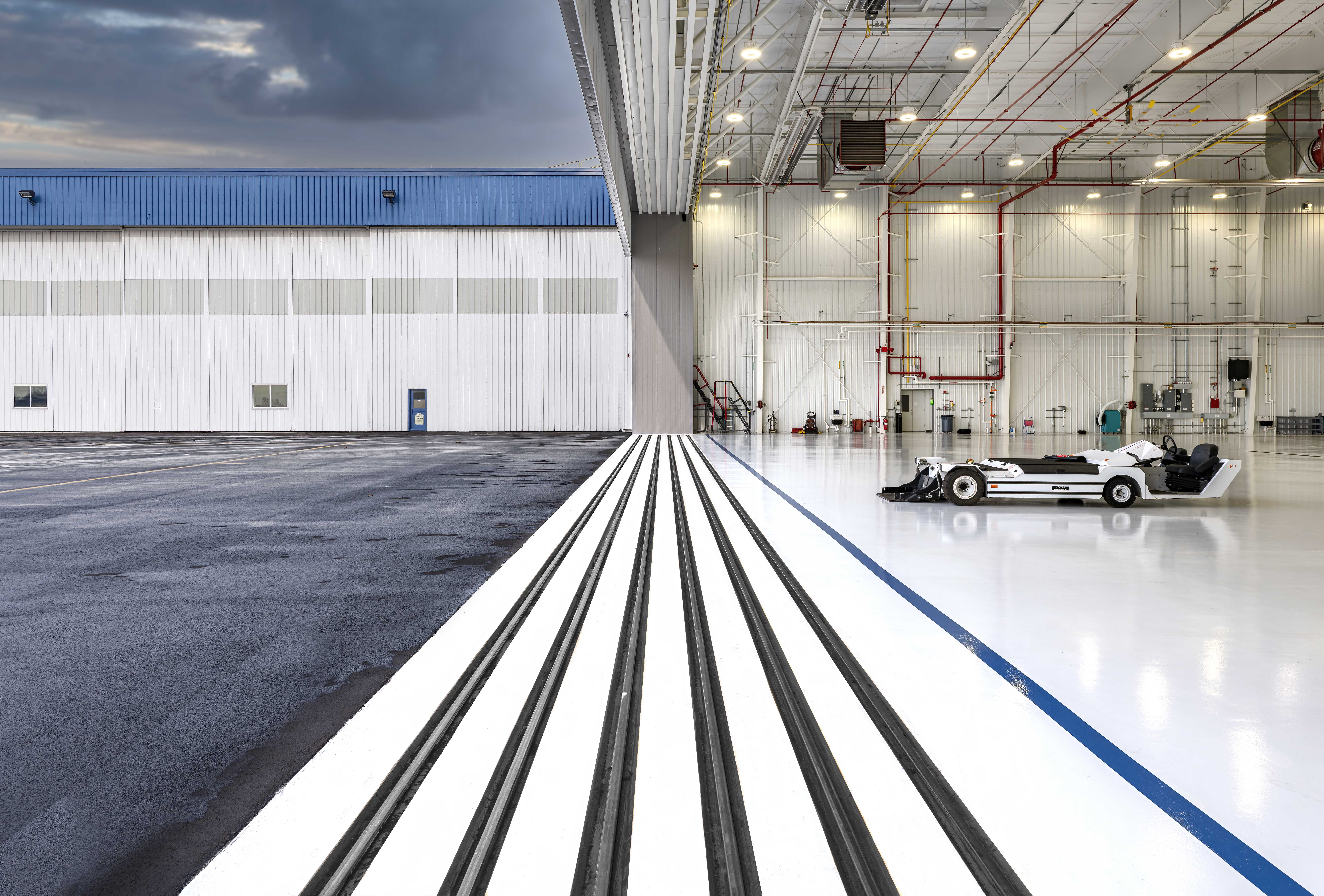 Corporate Flight Operations Center by DCM-AE - Architizer