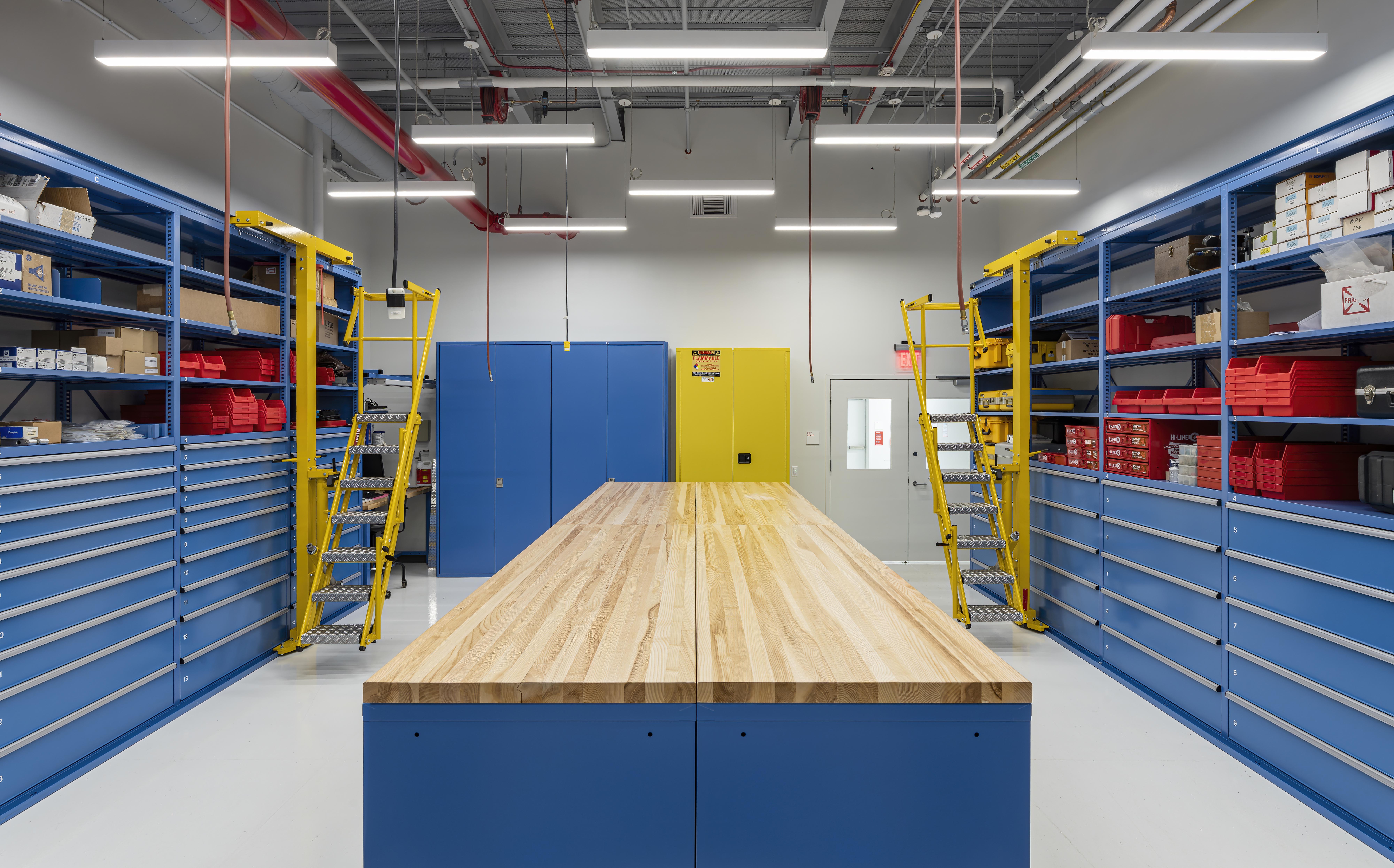 Corporate Flight Operations Center by DCM-AE - Architizer