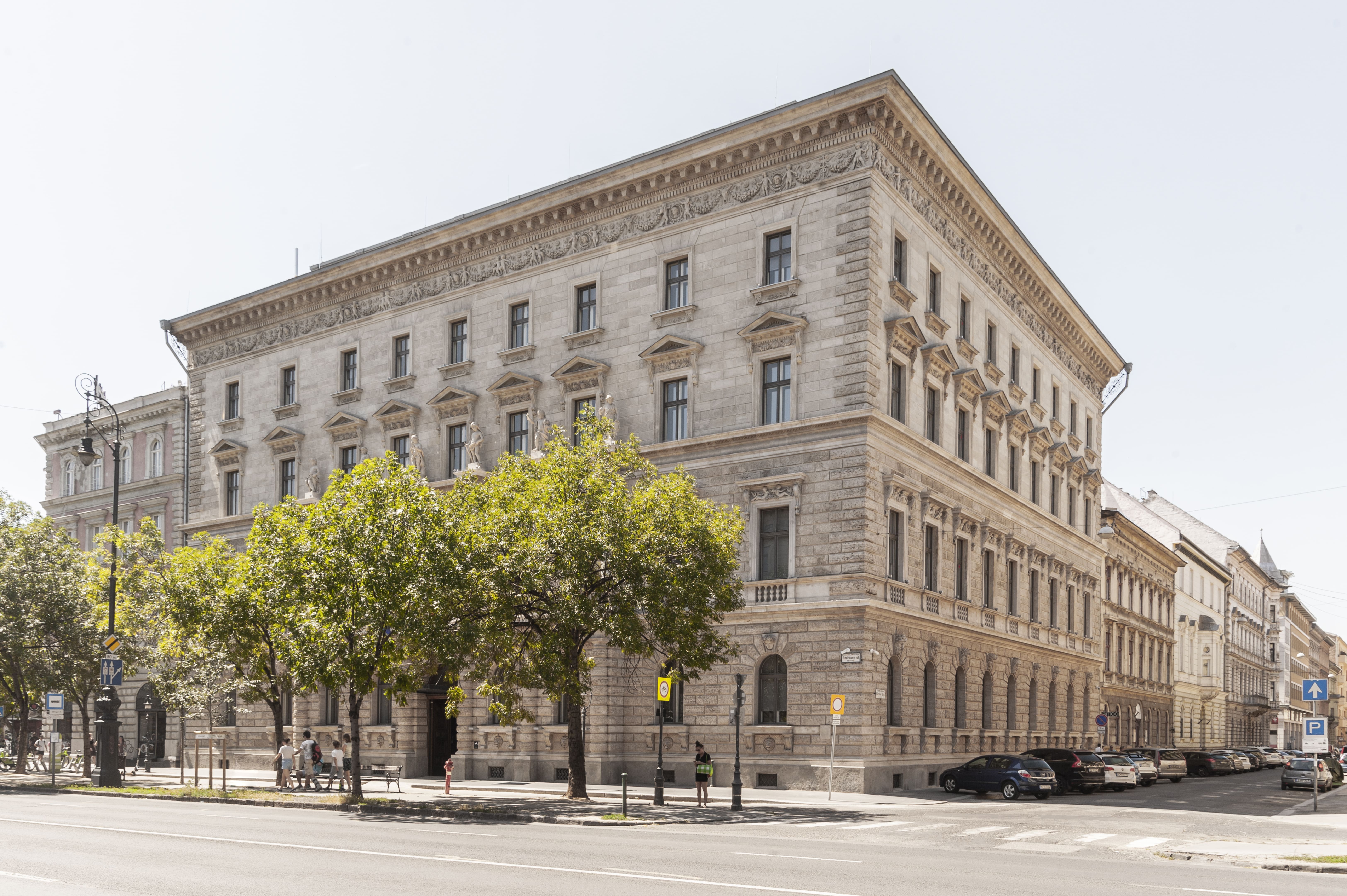 Hotel Oktogon – Restoration of the Haggenmacher Palace by Archikon ...