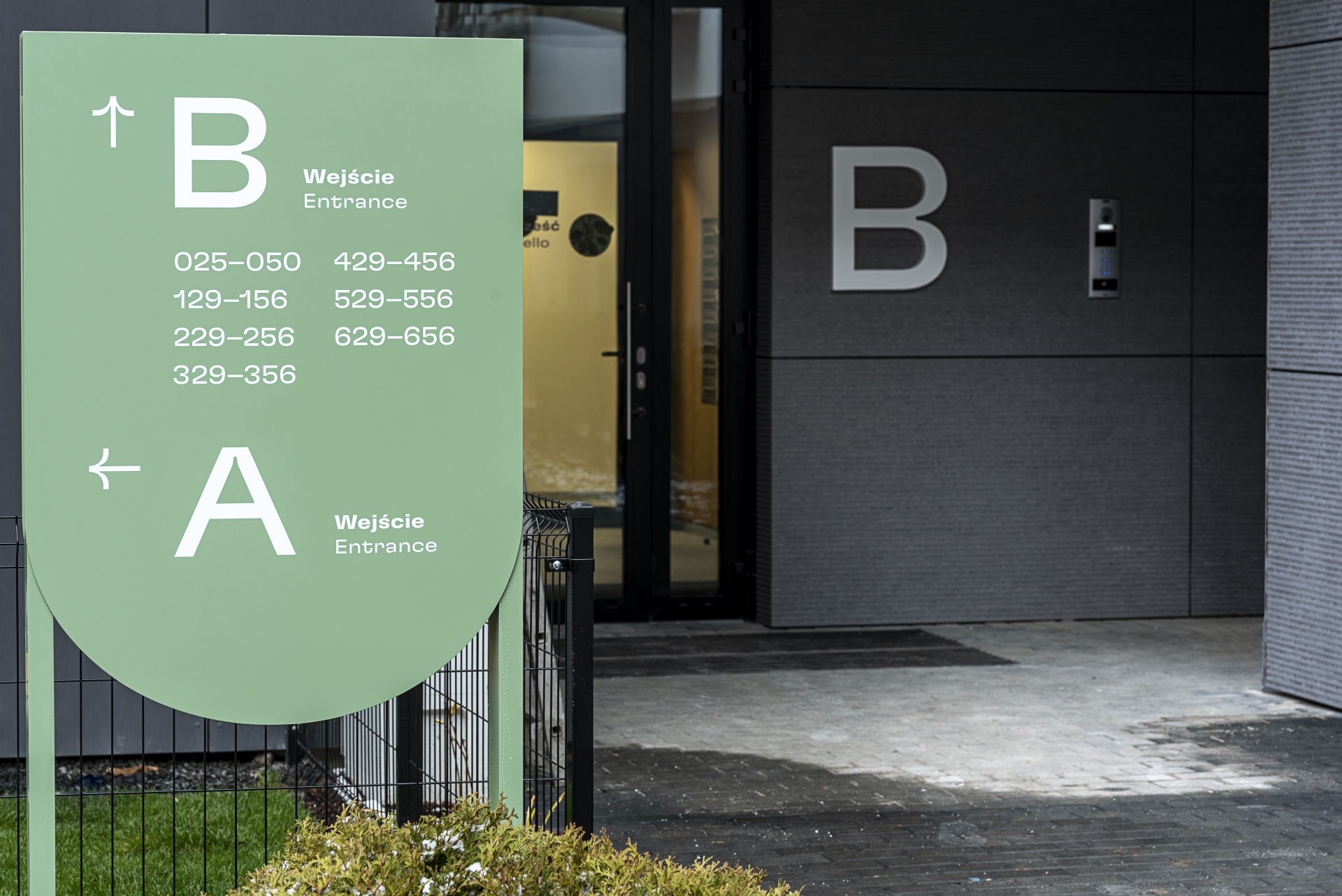 Wayfinding system & environmental graphics for Resi4Rent building in ...