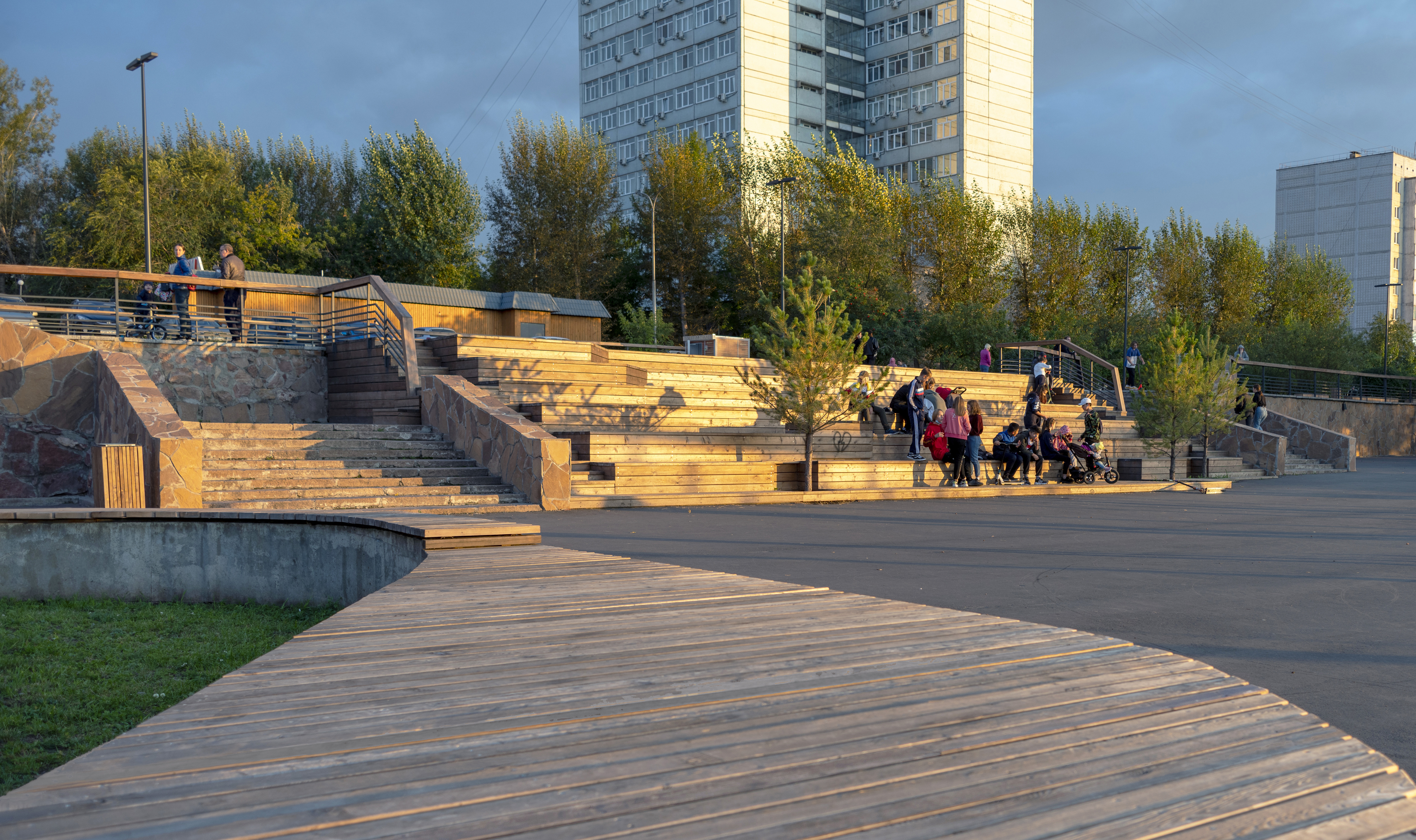 PROMENADE WITH AMPHITHEATER AND ART OBJECT - Part of 1st stage of ...