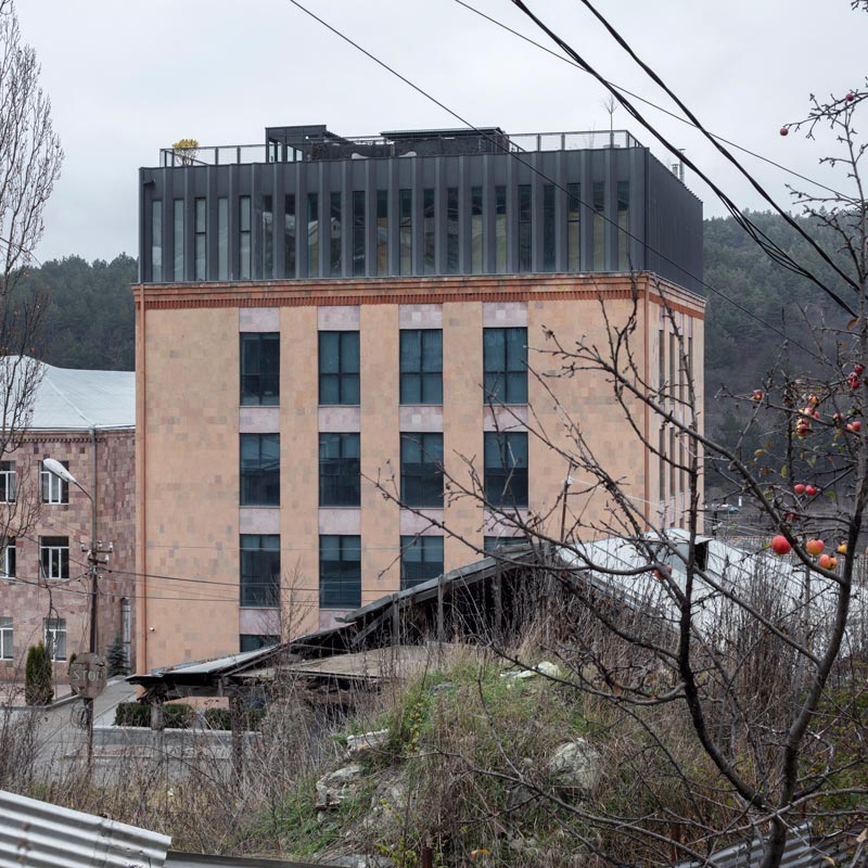 TUMO Center for Creative Technologies by d'Arvestanots - Architizer