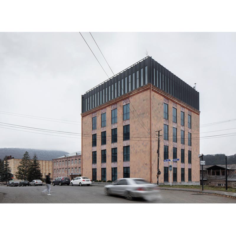 TUMO Center for Creative Technologies by d'Arvestanots - Architizer