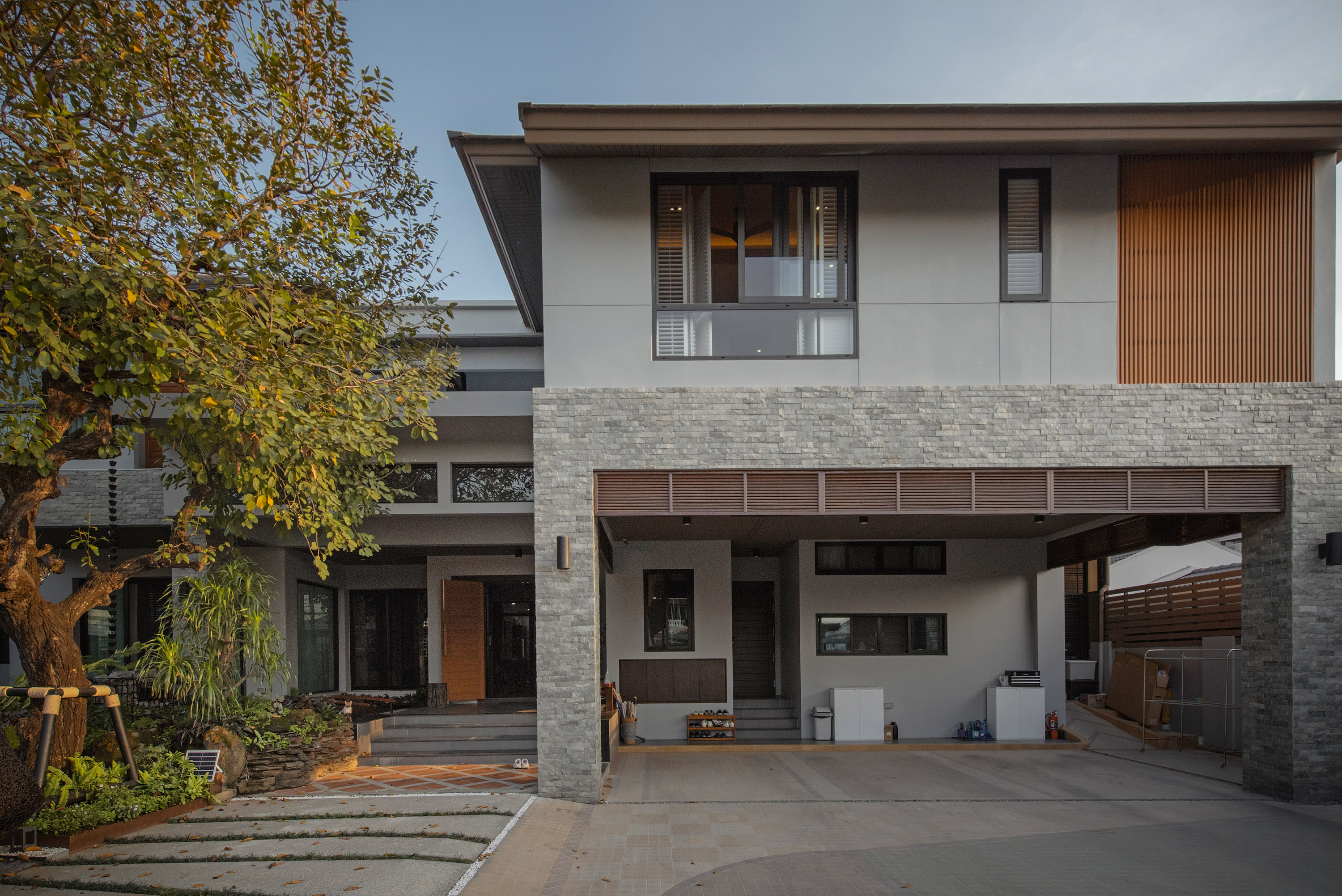 Chuan Chuen House renovation by S+S Architects - Architizer