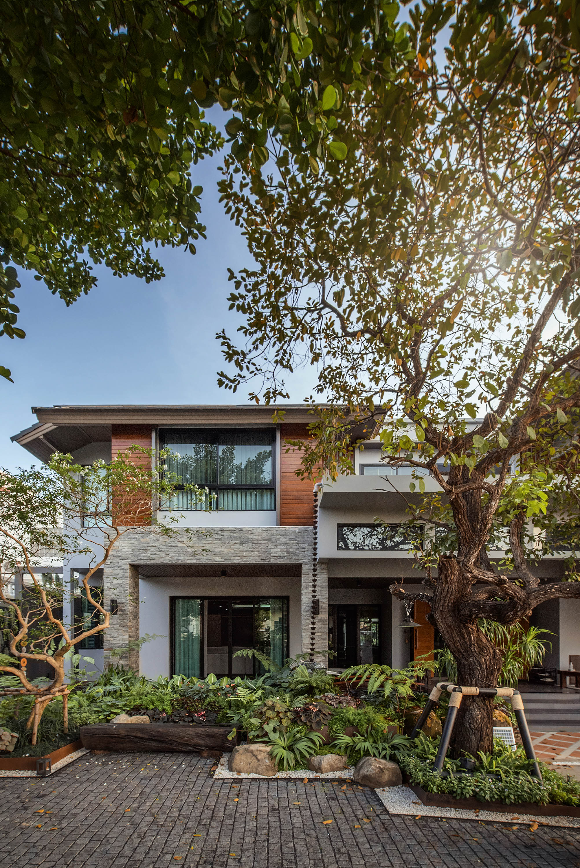 Chuan Chuen House renovation by S+S Architects - Architizer