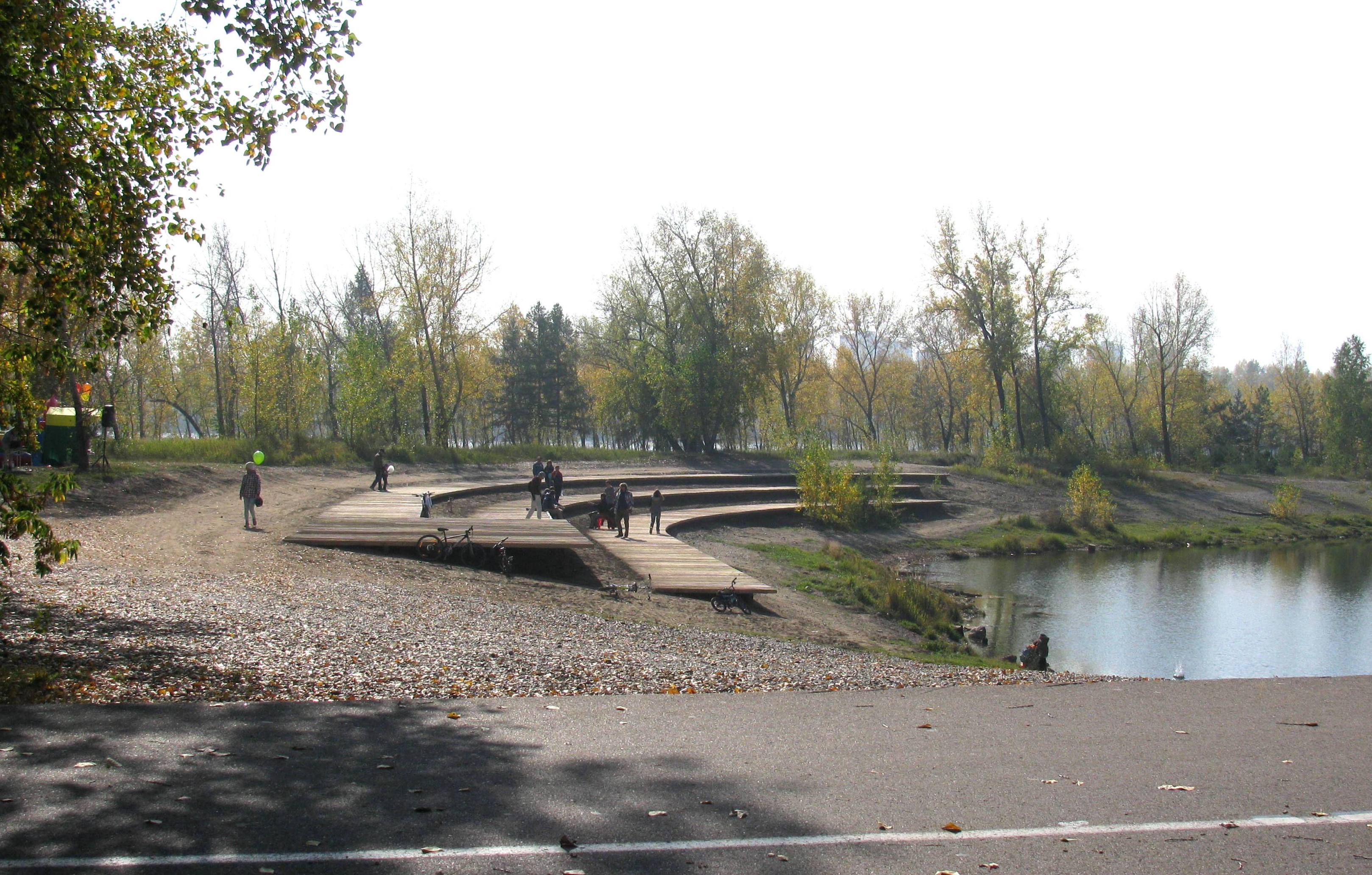 AMPHITHEATER NEAR THE LAKE / SUMMER SOLARIUM by OOO ADM (OOO ...