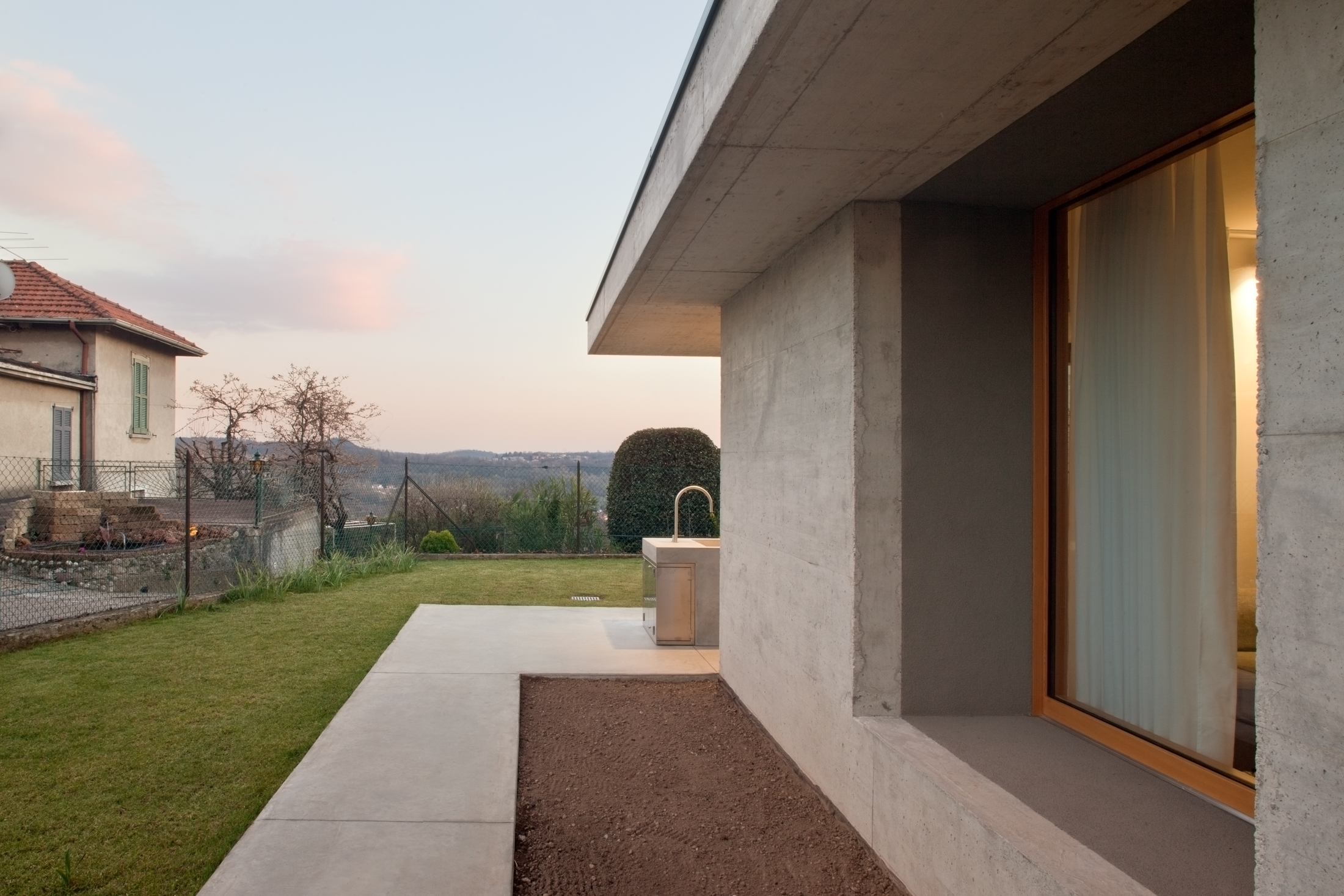 138_House overlooking the valley by MIDE Architetti - Architizer
