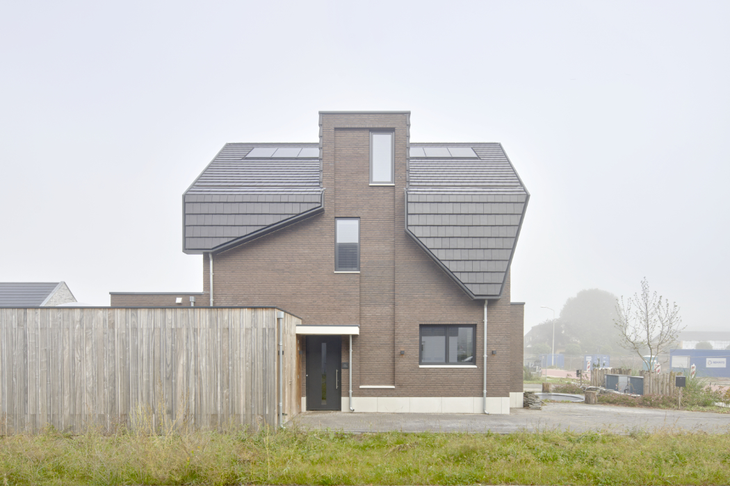 Idea 3633188: Two houses under a beautiful roof by derksen|windt ...