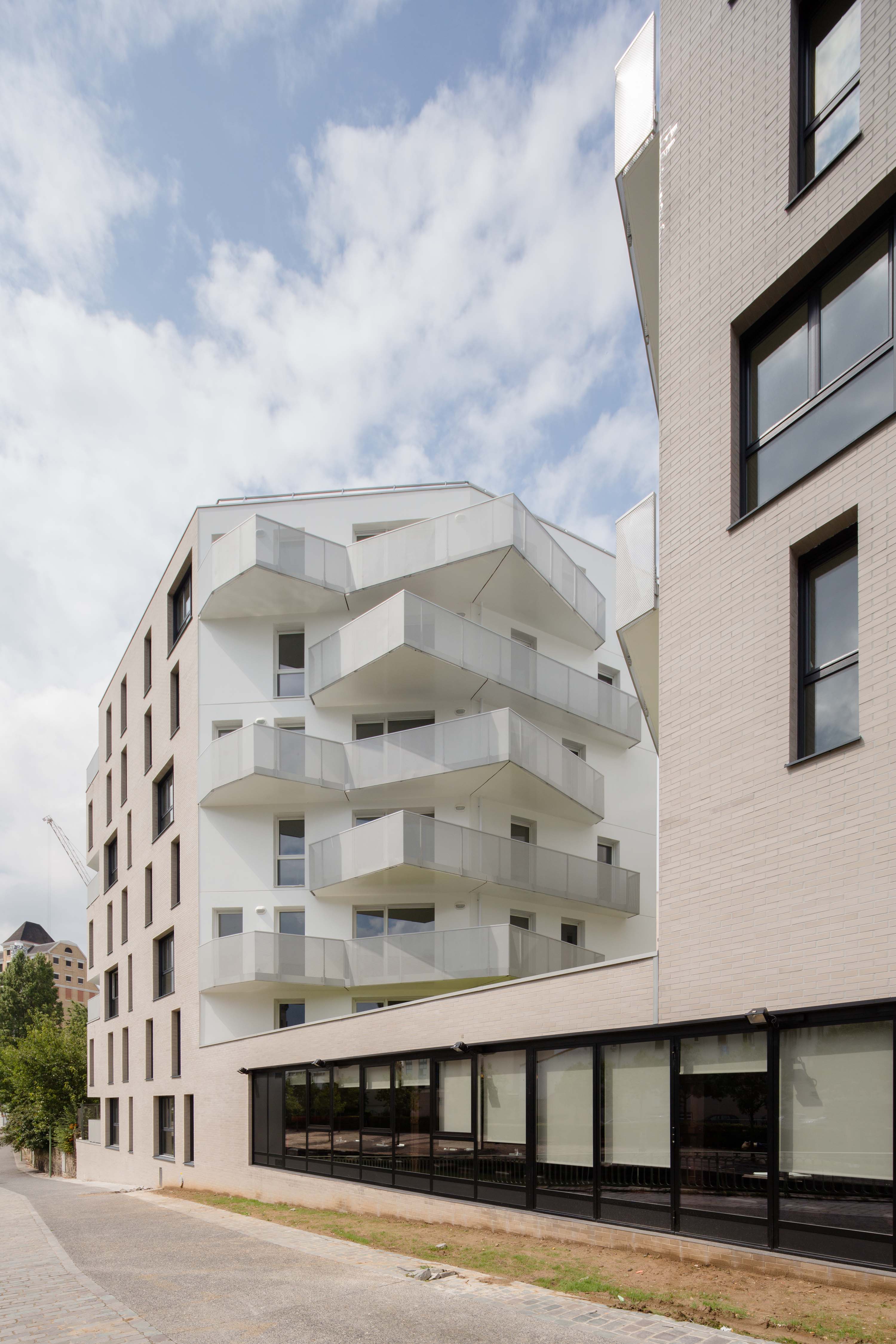 40 social housing units in Pantin, France by Atelier Téqui Architectes ...